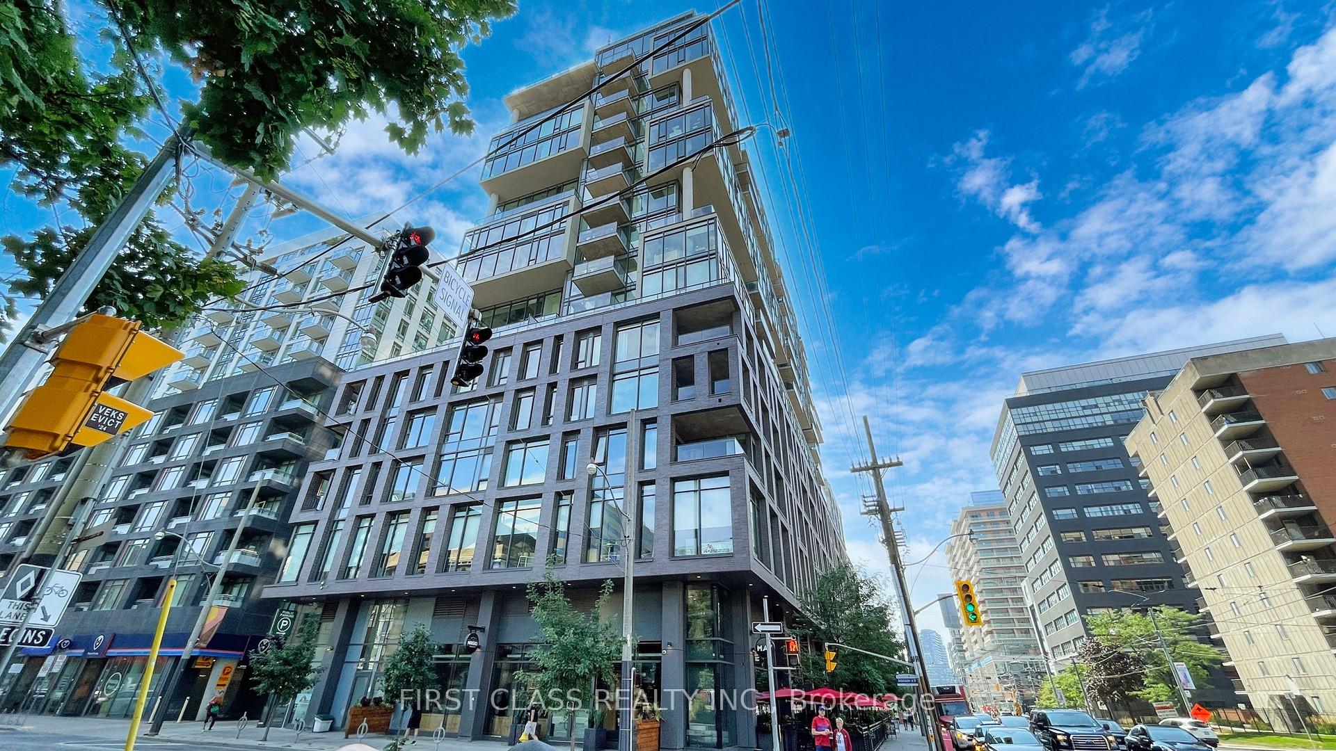 912 - 111 Bathurst Street, Toronto, ON M5V 2R1