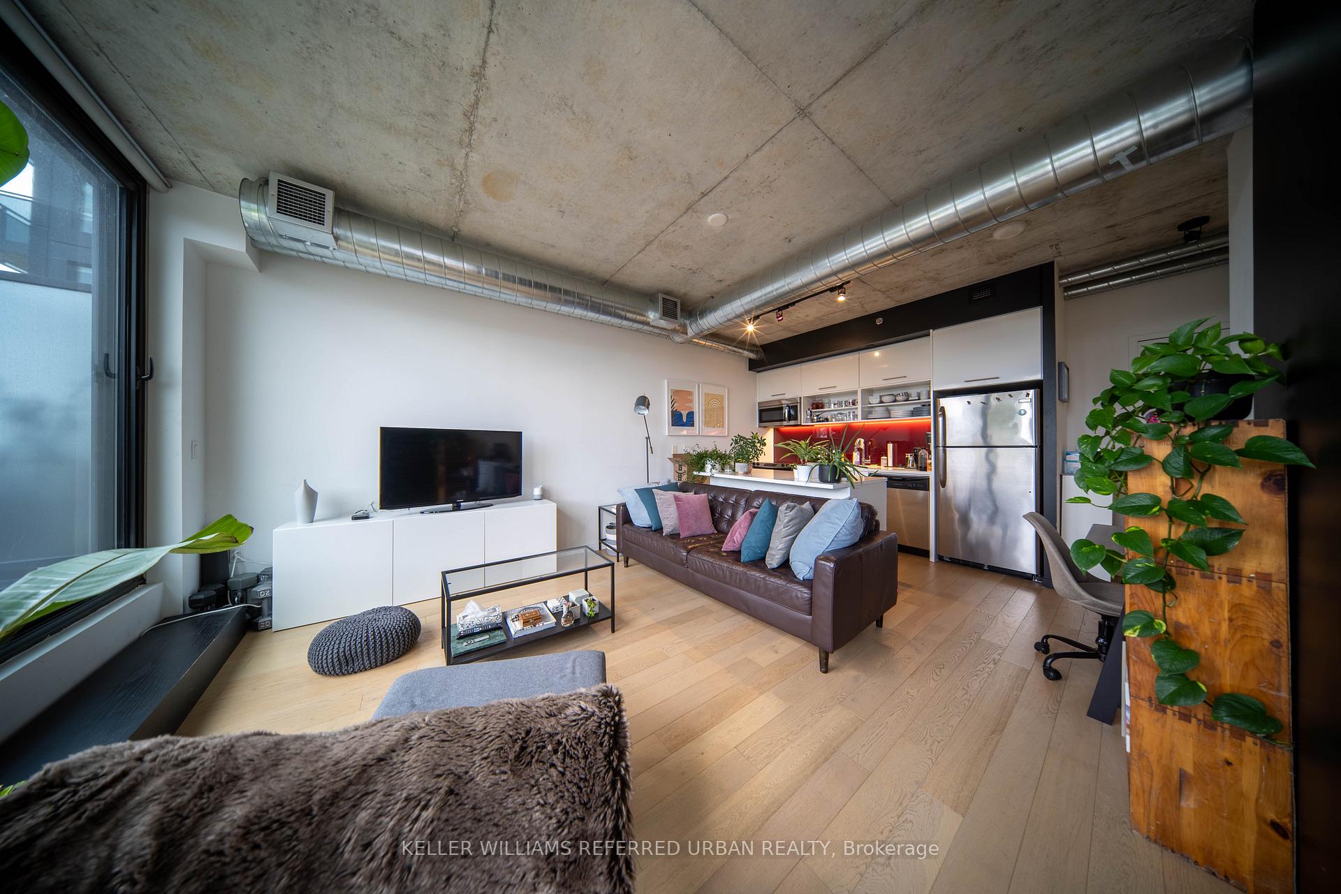 913 - 51 Trolley Crescent, Toronto, ON M5A 0E9
