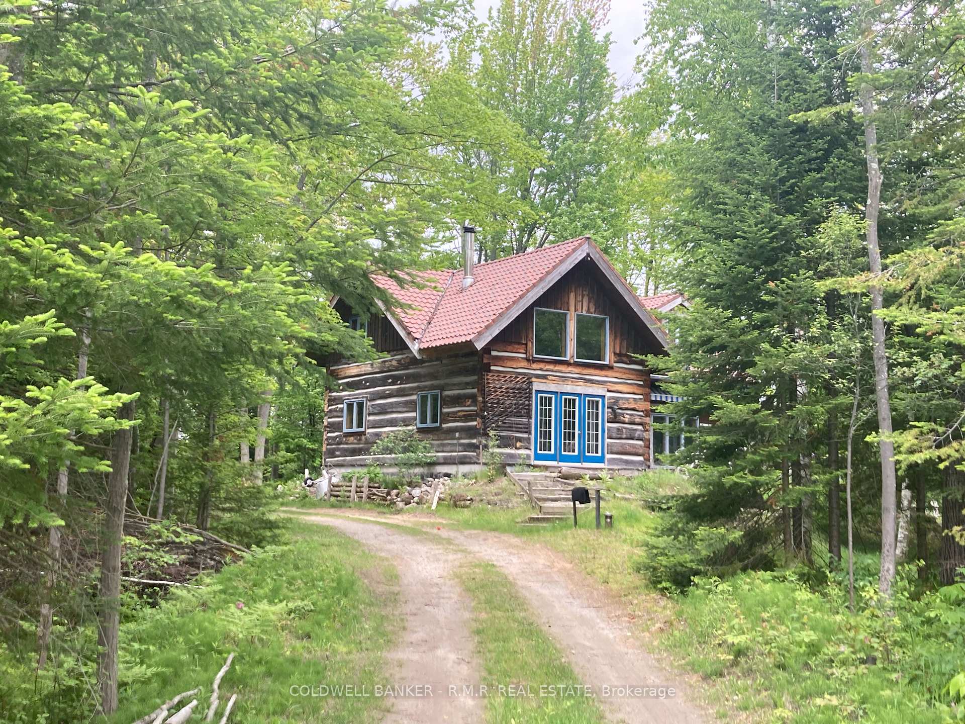 9136 Ravenshoe Road, Georgina, ON L9P 1R2