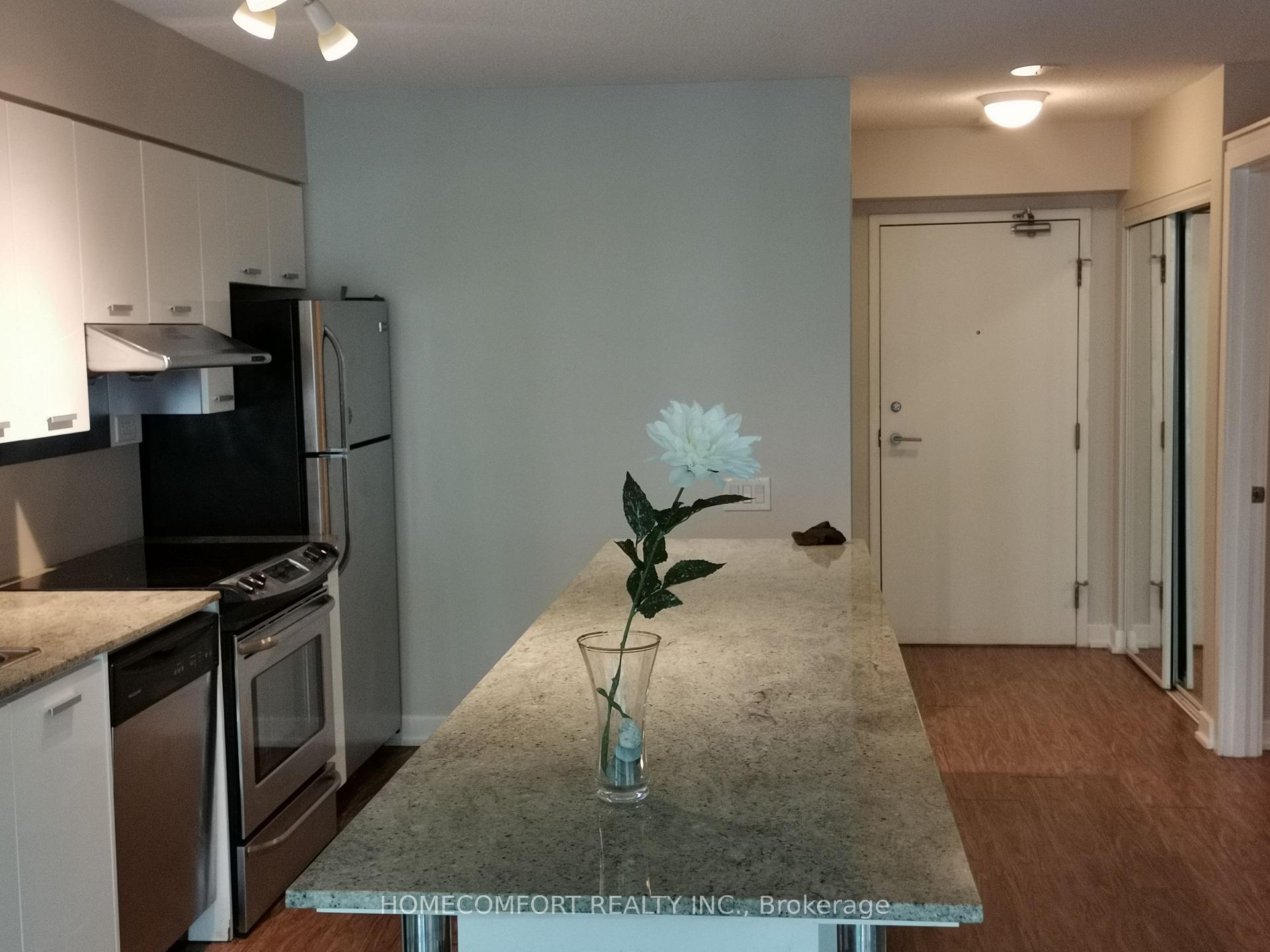 915 - 15 Singer Court, Toronto, ON M2K 0B1