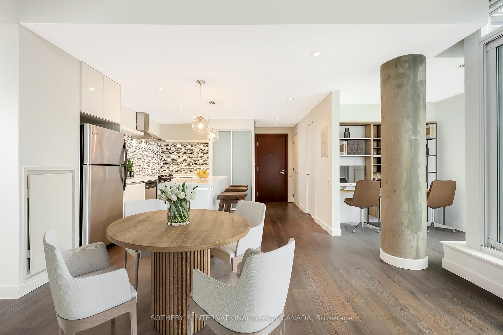 918 - 75 Portland Street, Toronto, ON M5V 2M9