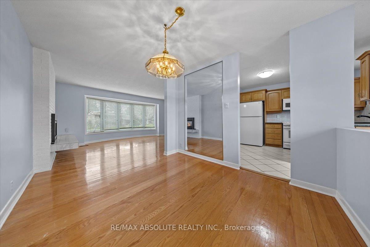 92 Cleadon Drive, Crystal Bay - Rocky Point - Bayshore, ON K2H 5P3