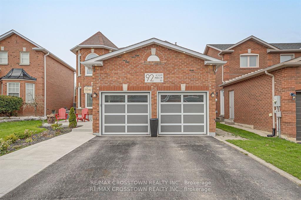 92 Golden Meadow Road, Barrie, ON L4N 7G4