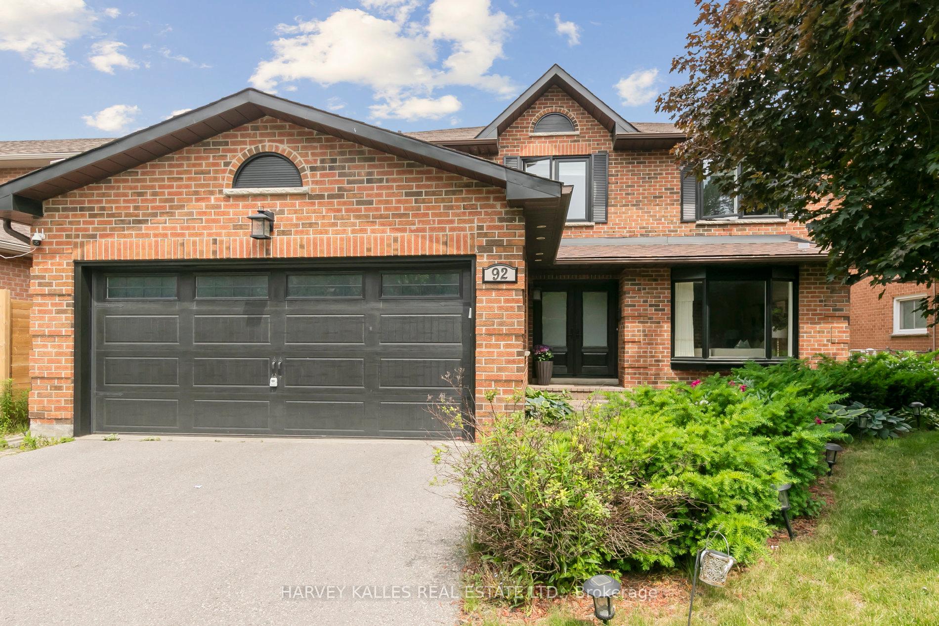 92 Golf Links Drive, Aurora, ON L4G 3V3