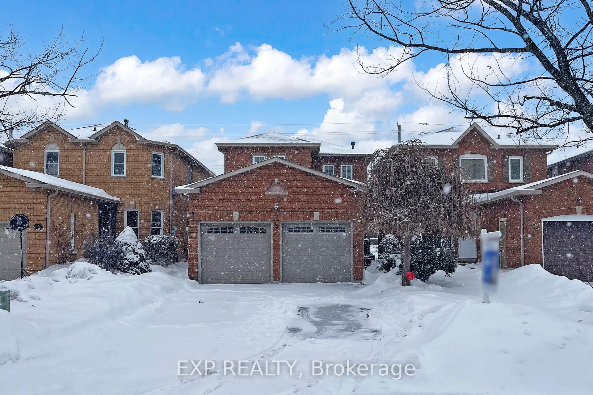 92 Hartrick Place, Whitby, ON L1R 2C3