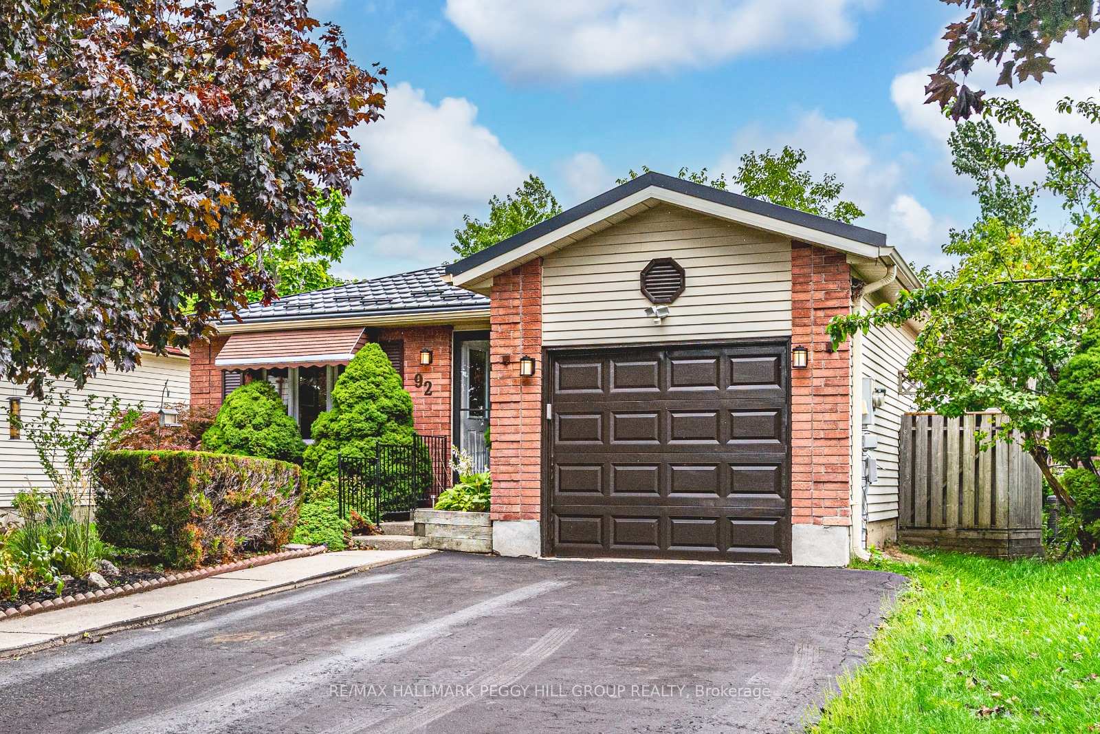 92 Hickling Trail, Barrie, ON L4M 5T3