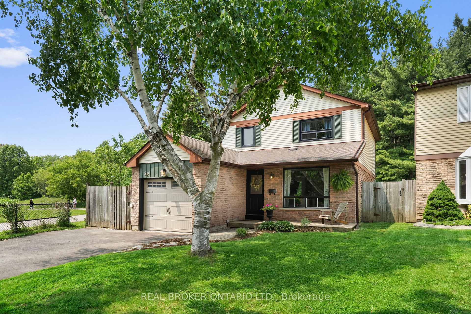 92 Rawling Crescent, Brampton, ON L6Z 1N8