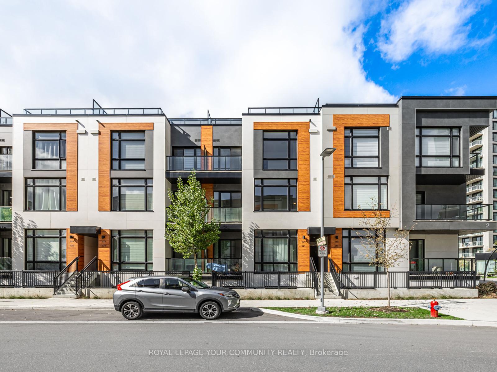 920 - 2 Steckley House Lane, Richmond Hill, ON L4S 0N4