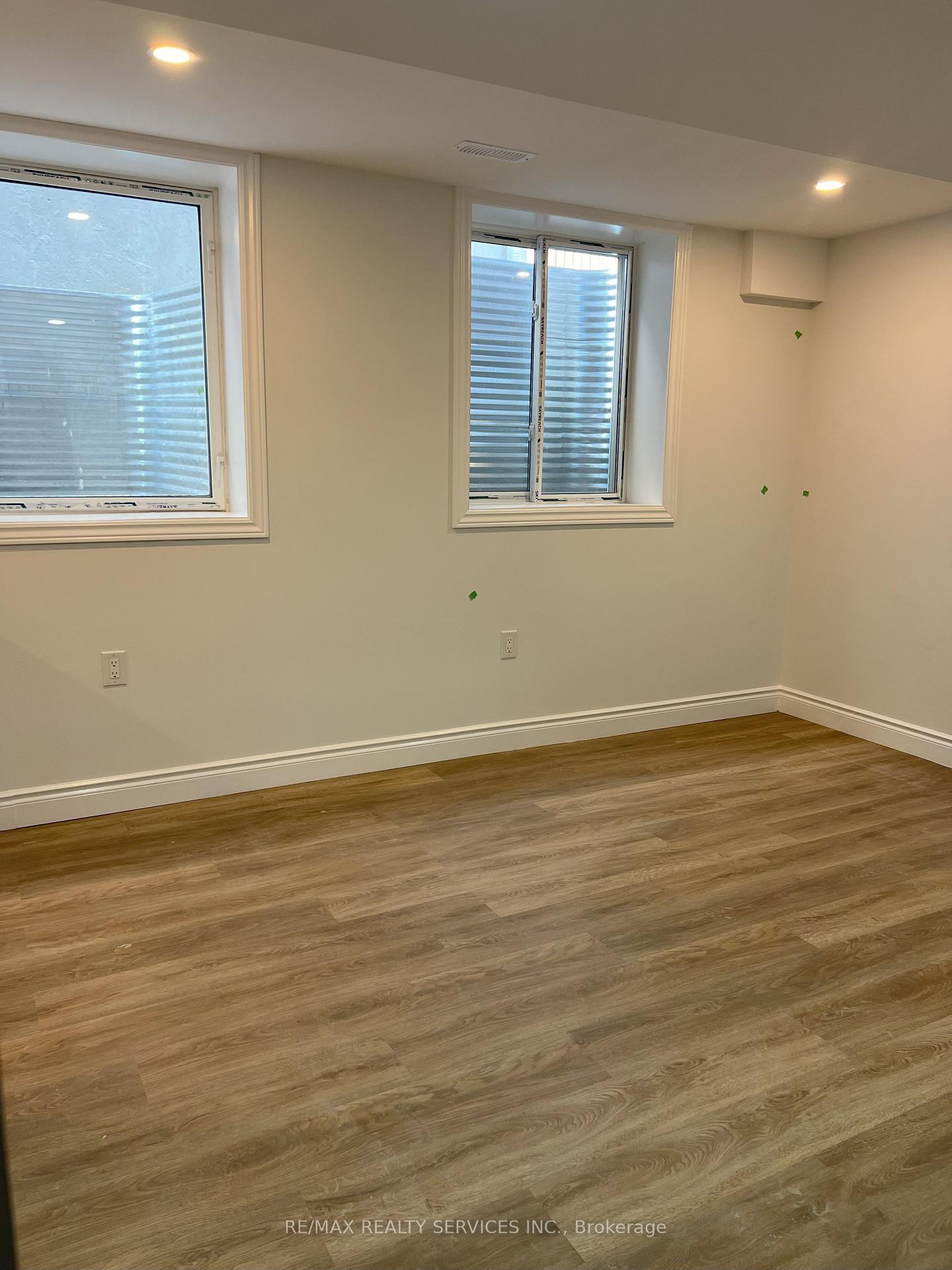 920 Tartan Court, Kitchener, ON N2R 0N2