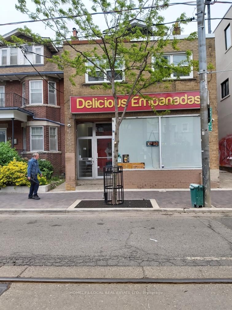 921 College Street, Toronto, ON M6H 1A1