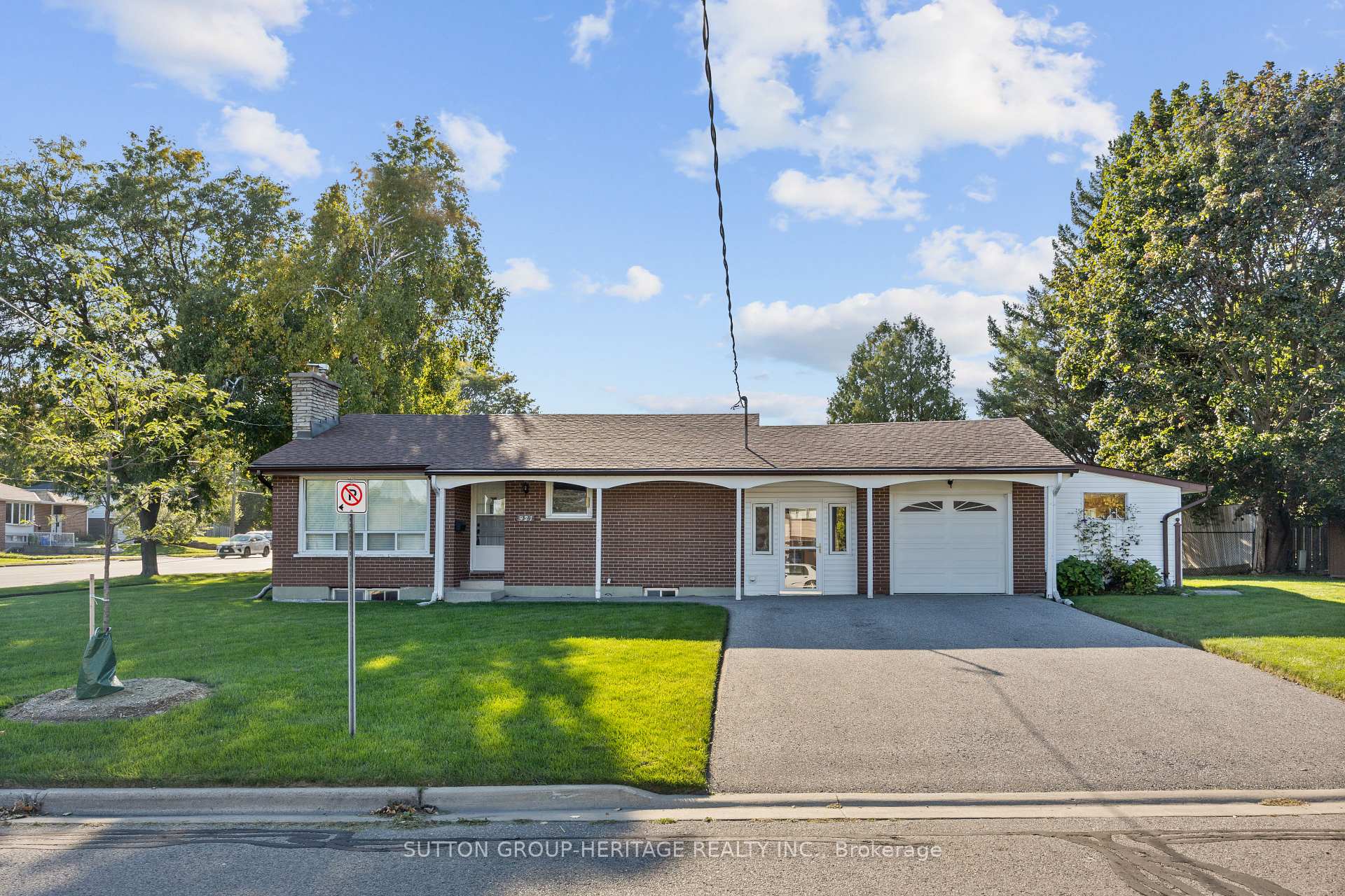 921 Florell Drive, Oshawa, ON L1H 6W3