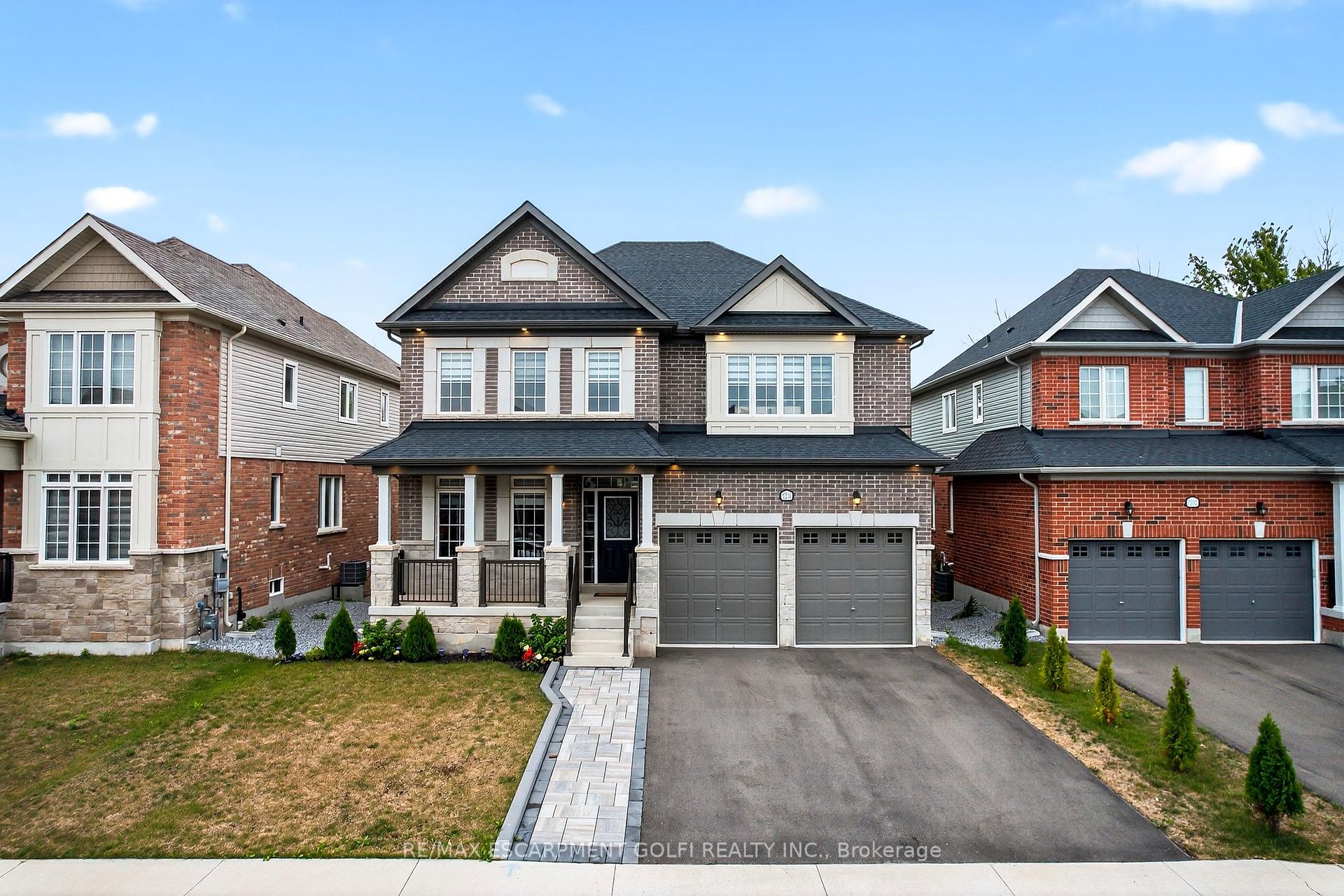 9234 White Oak Avenue, Niagara Falls, ON L2G 3P6