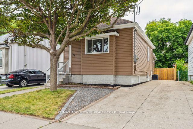 Lower - 93 East 31st Street, Hamilton, ON L8V 3N9