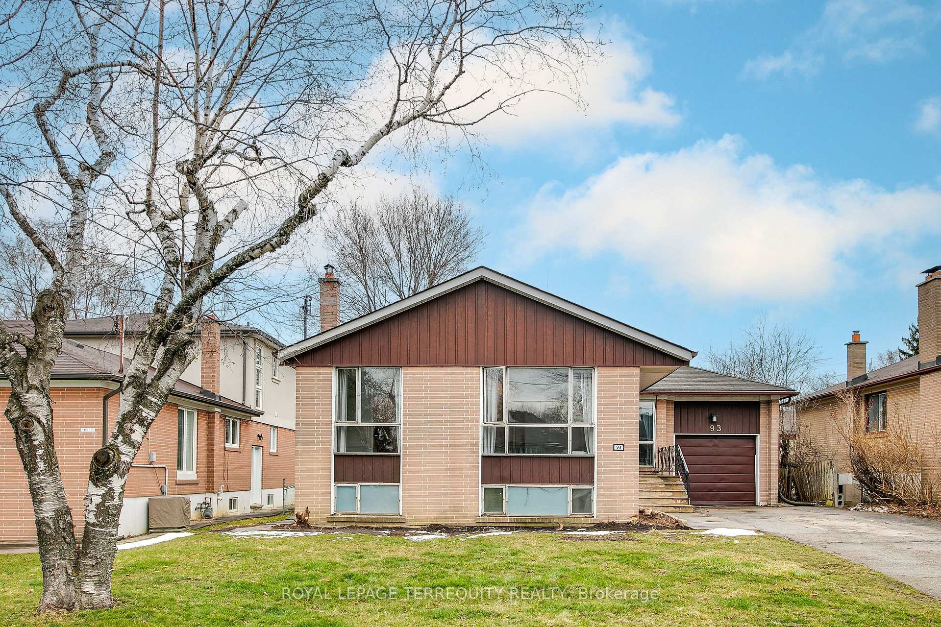 93 Searle Avenue, Toronto, ON M3H 4A8