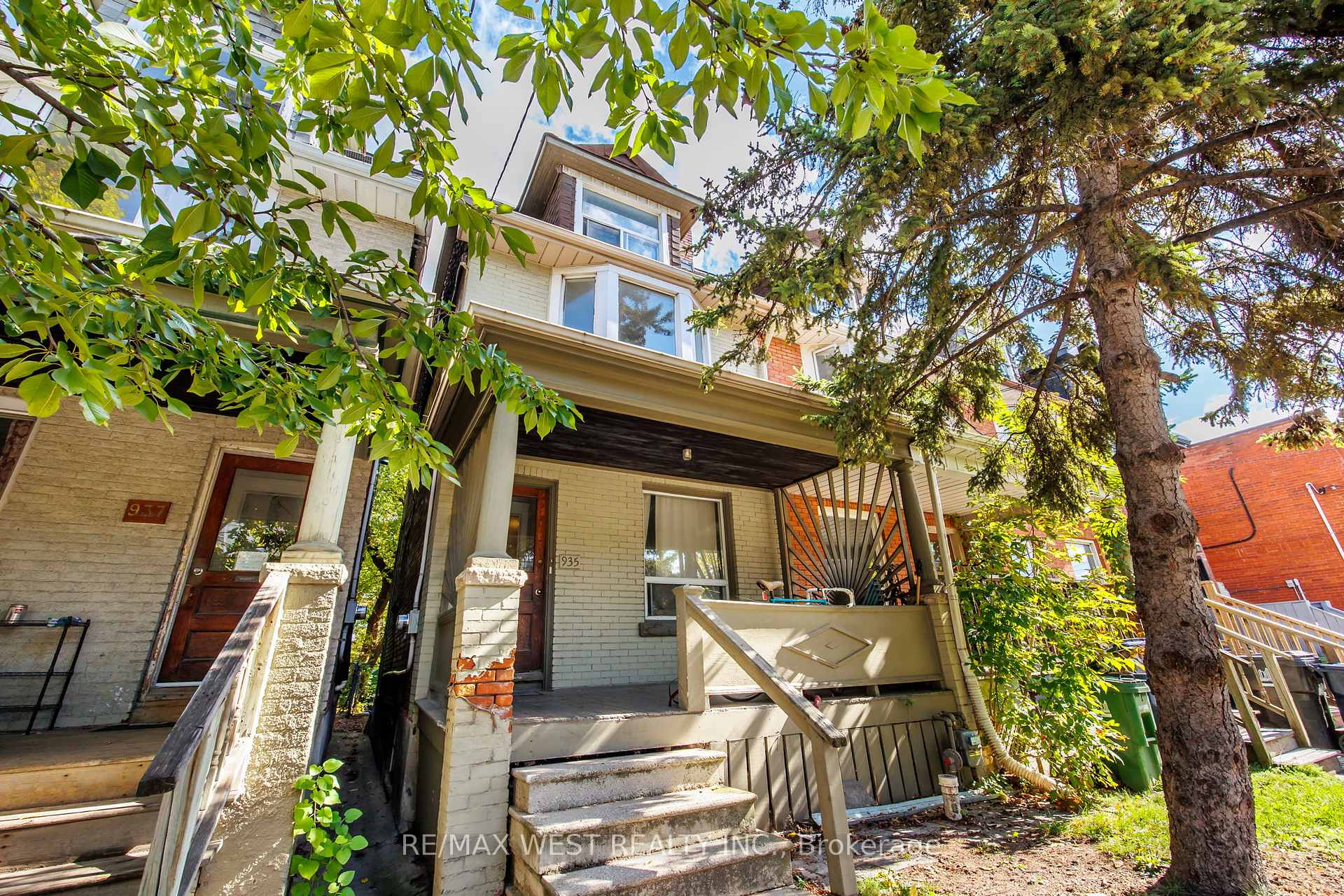 Toronto Real Estate MLS® Listings & Houses For Sale