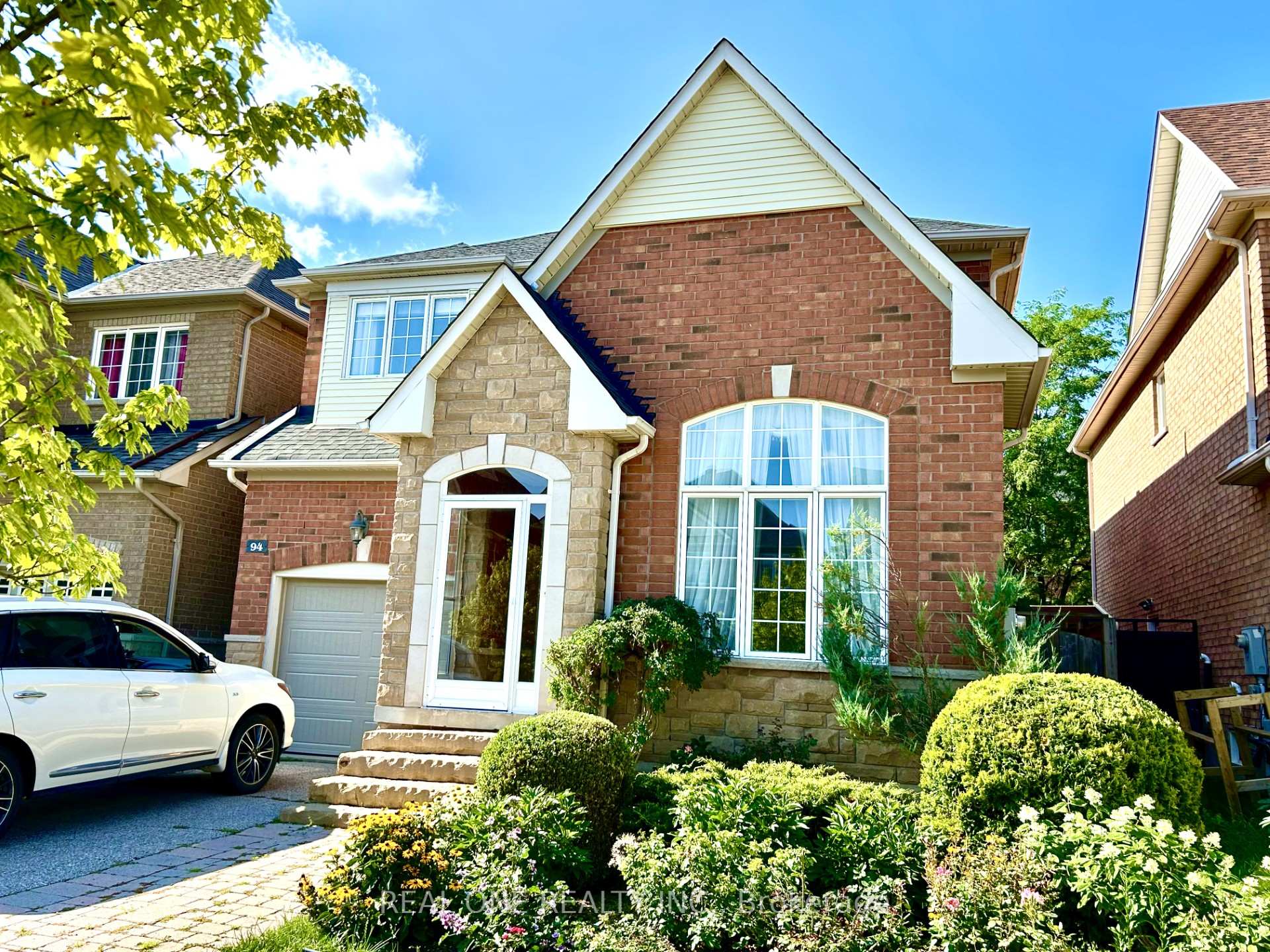 94 Barnwood Drive, Richmond Hill, ON L4E 5A2
