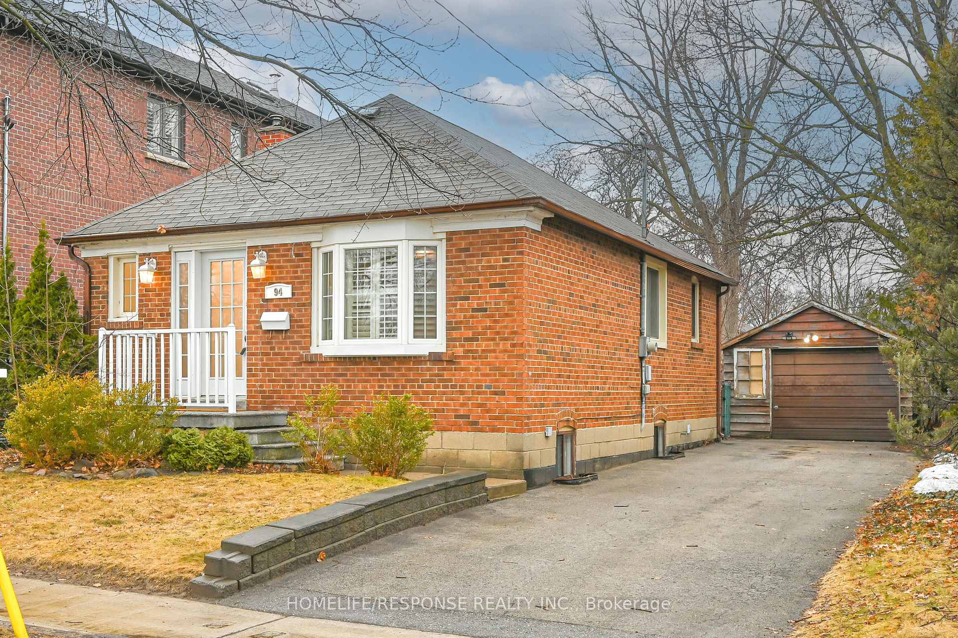 94 YORKVIEW Drive, Toronto, ON M8Z 2G2