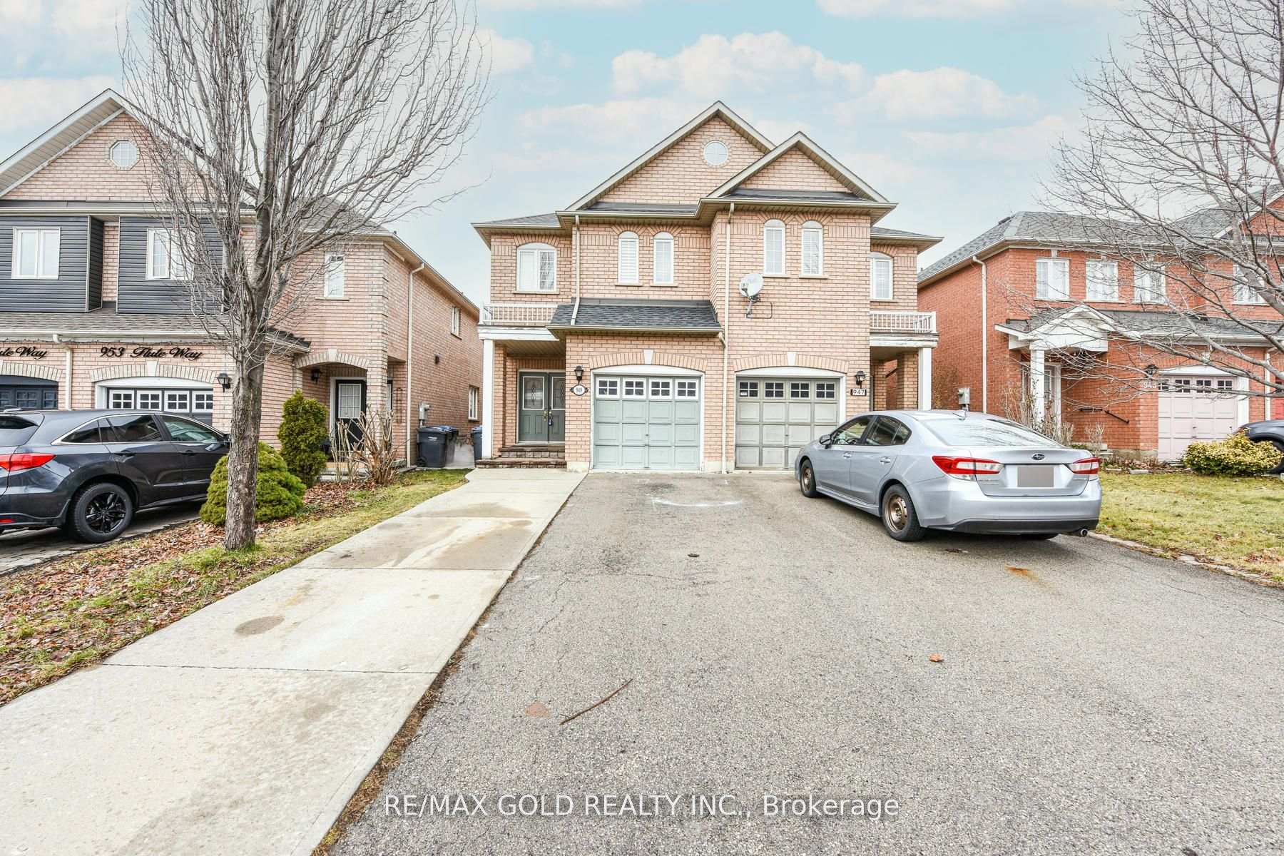 949 Flute Way, Mississauga, ON L5W 1S7