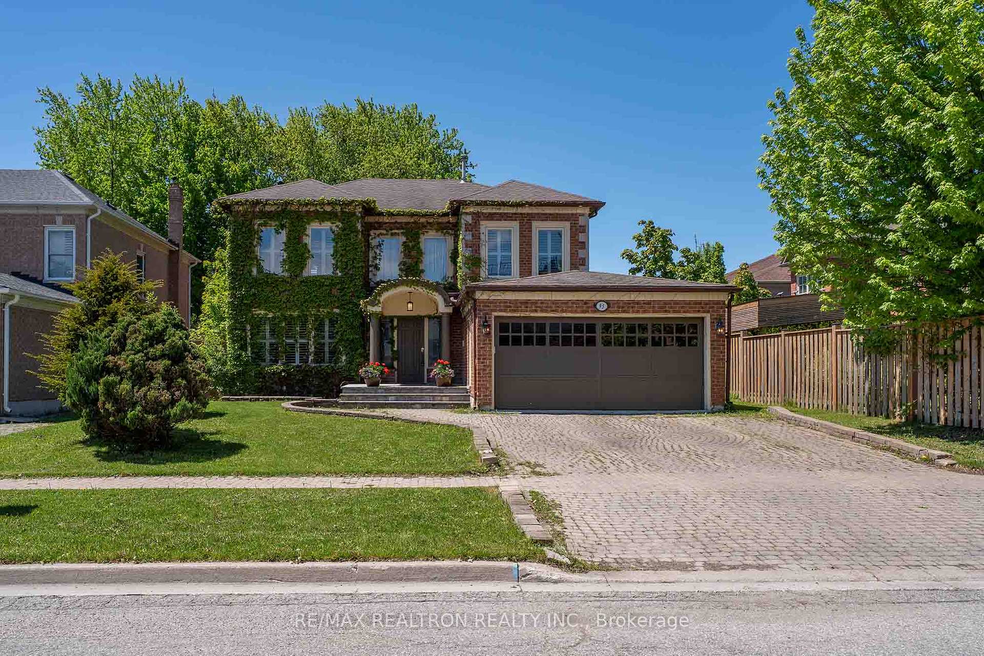 95 Baynards Lane, Richmond Hill, ON L4C 9B9