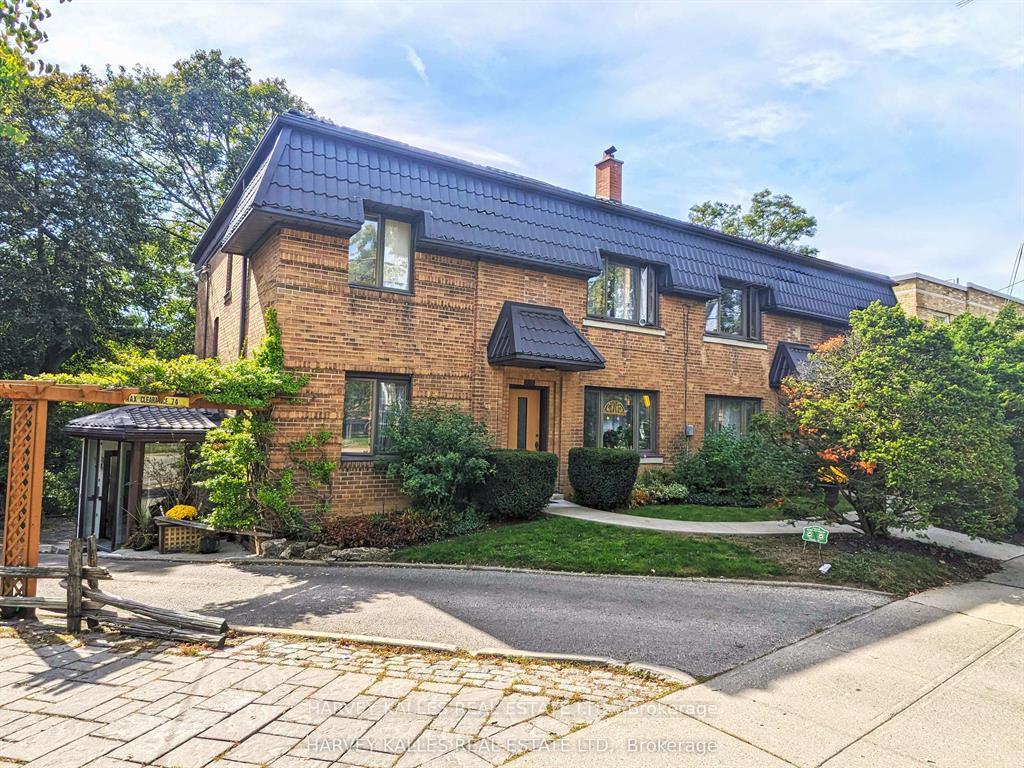 Upper - 95 Chatsworth Drive, Toronto, ON M4R 1R8
