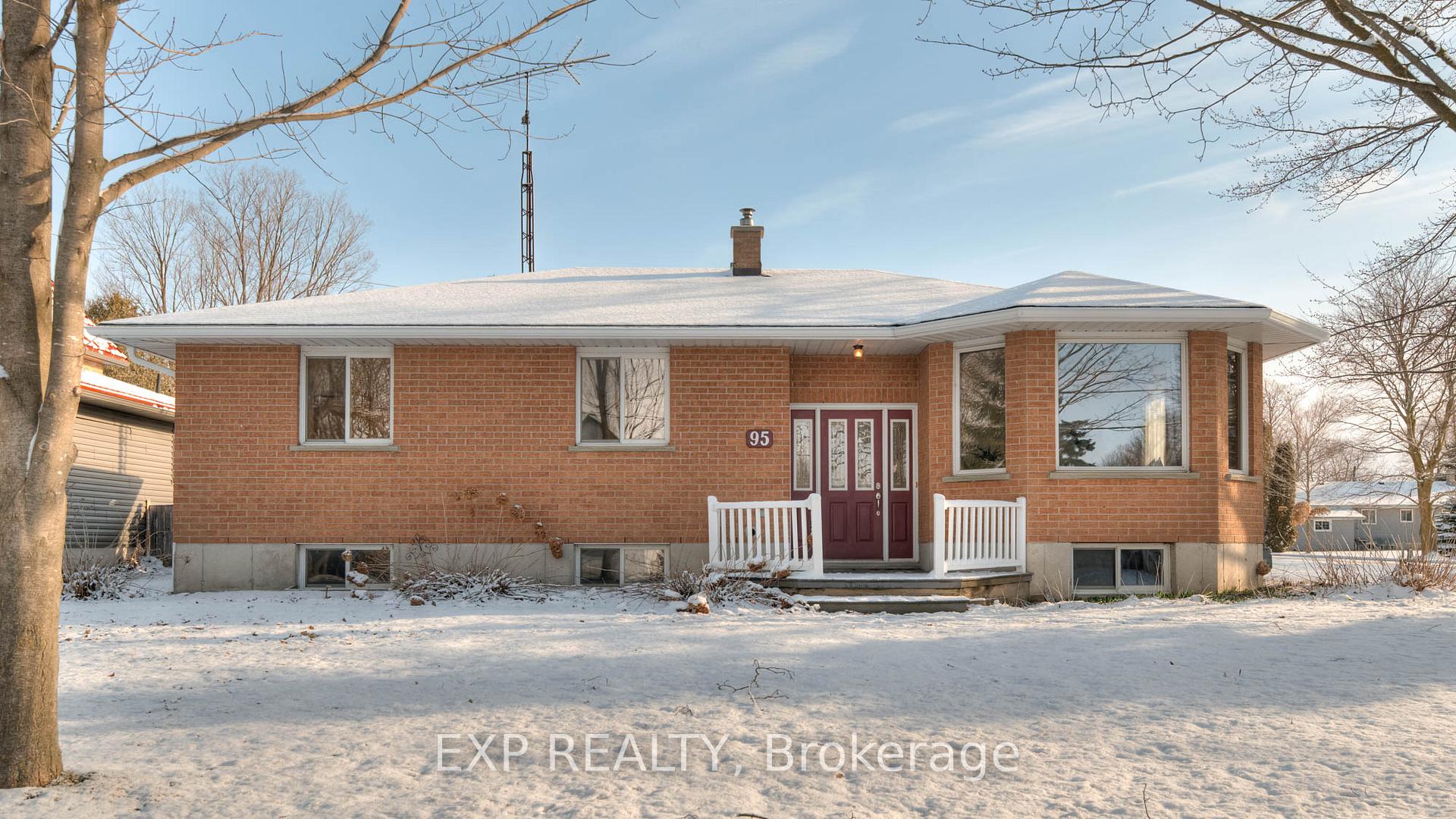 95 Dunedin Drive, Huron East, ON N0G 1H0