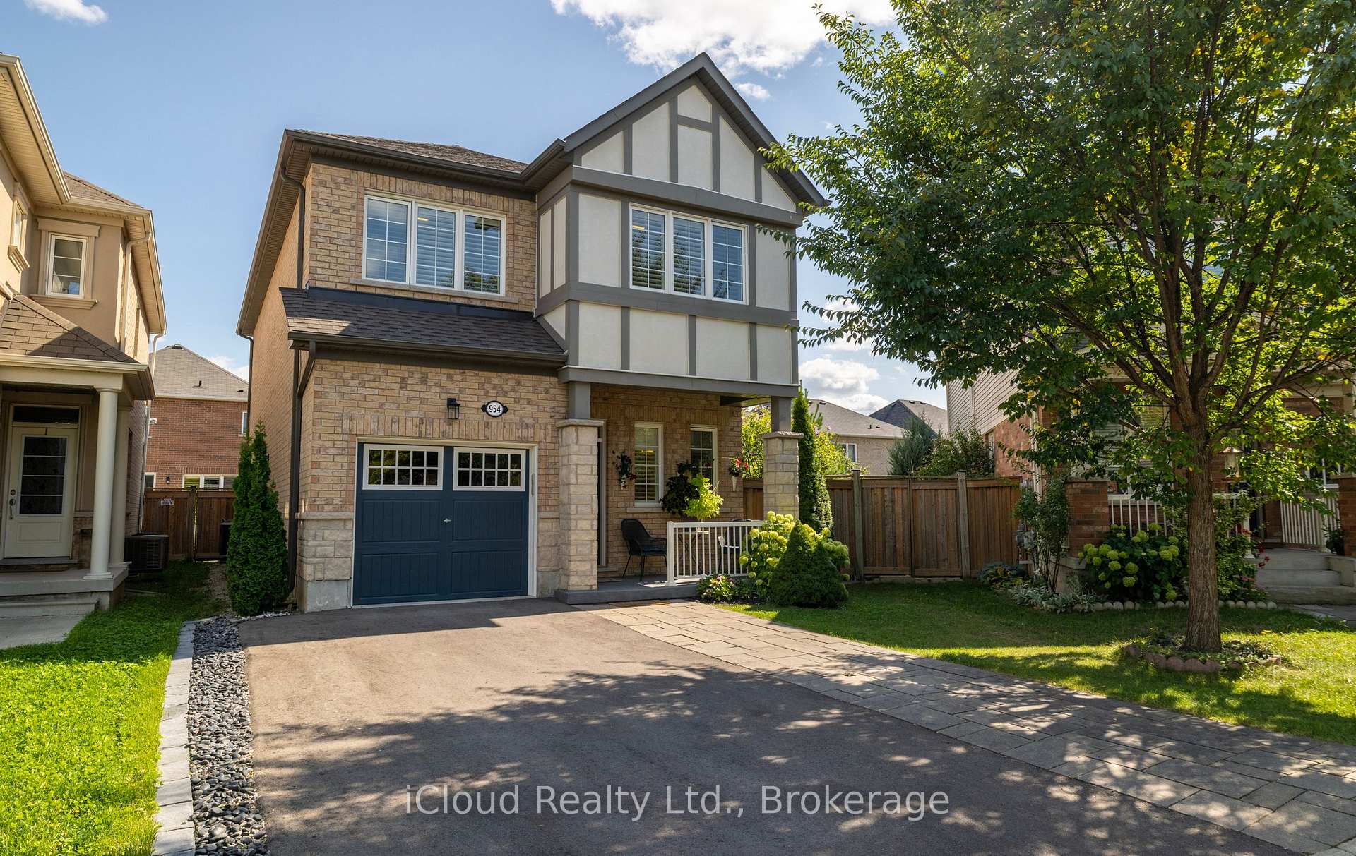 954 Penson Crescent, Milton, ON L9T 8Z7