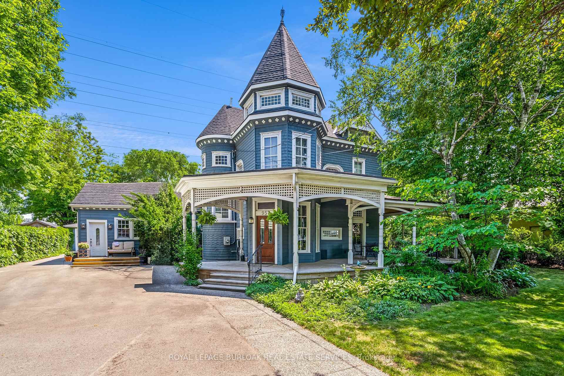 957 Beach Boulevard, Hamilton, ON L8H 6Z7