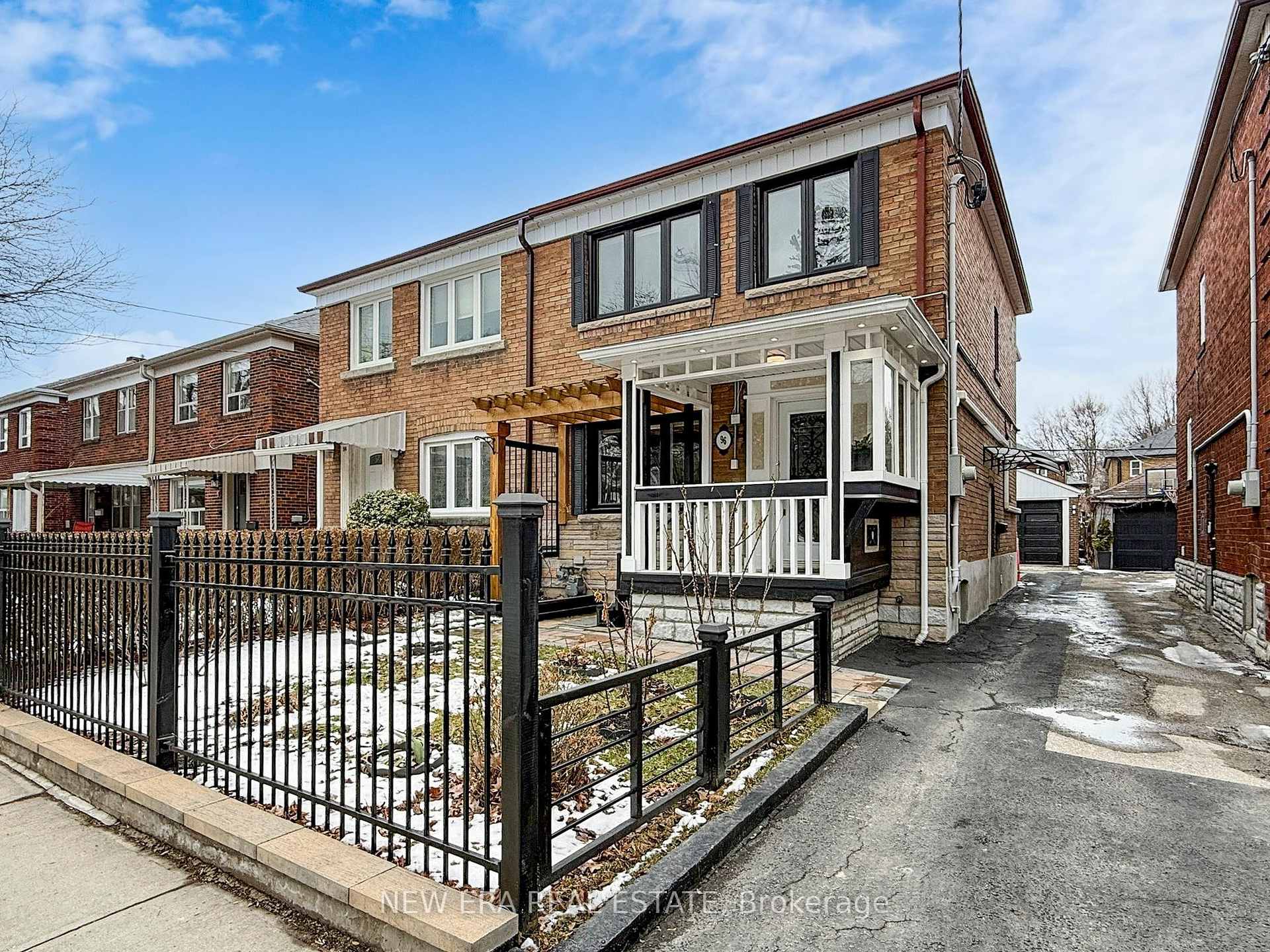 96 Highfield Road, Toronto, ON M4L 2V1