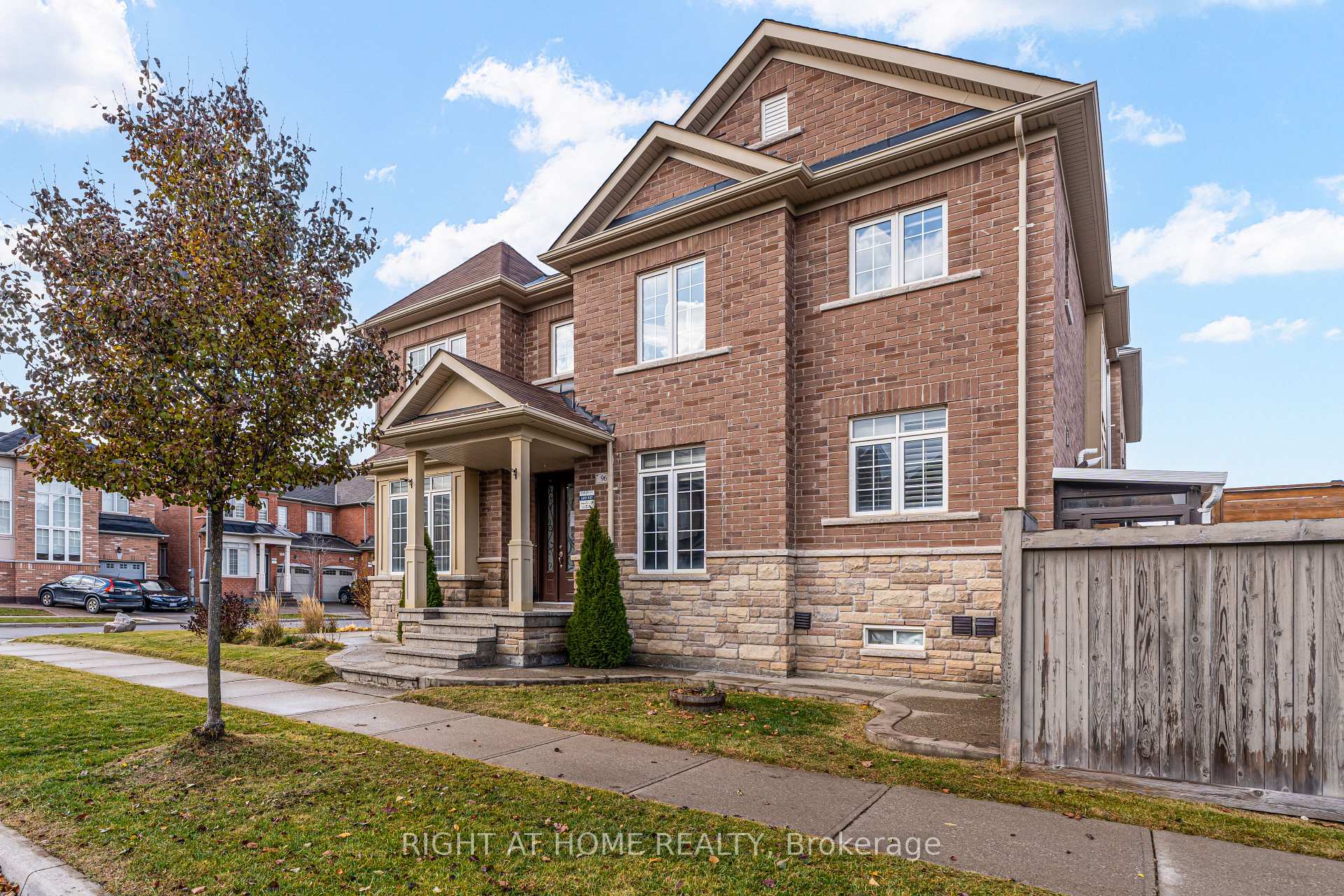 96 Humberstone Crescent, Brampton, ON L7A 4B8