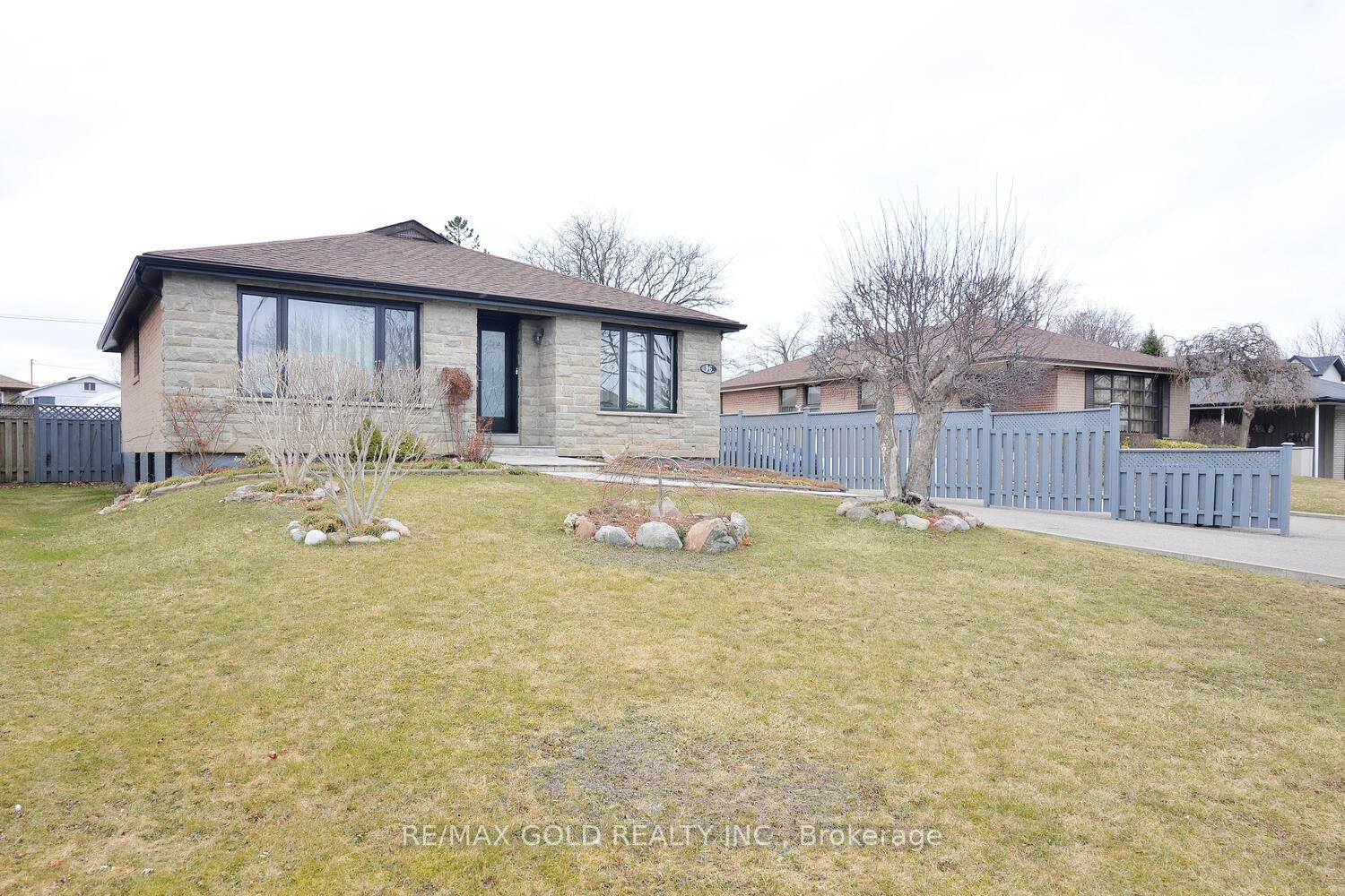 96 Silverstone Drive, Toronto, ON M9V 3G5