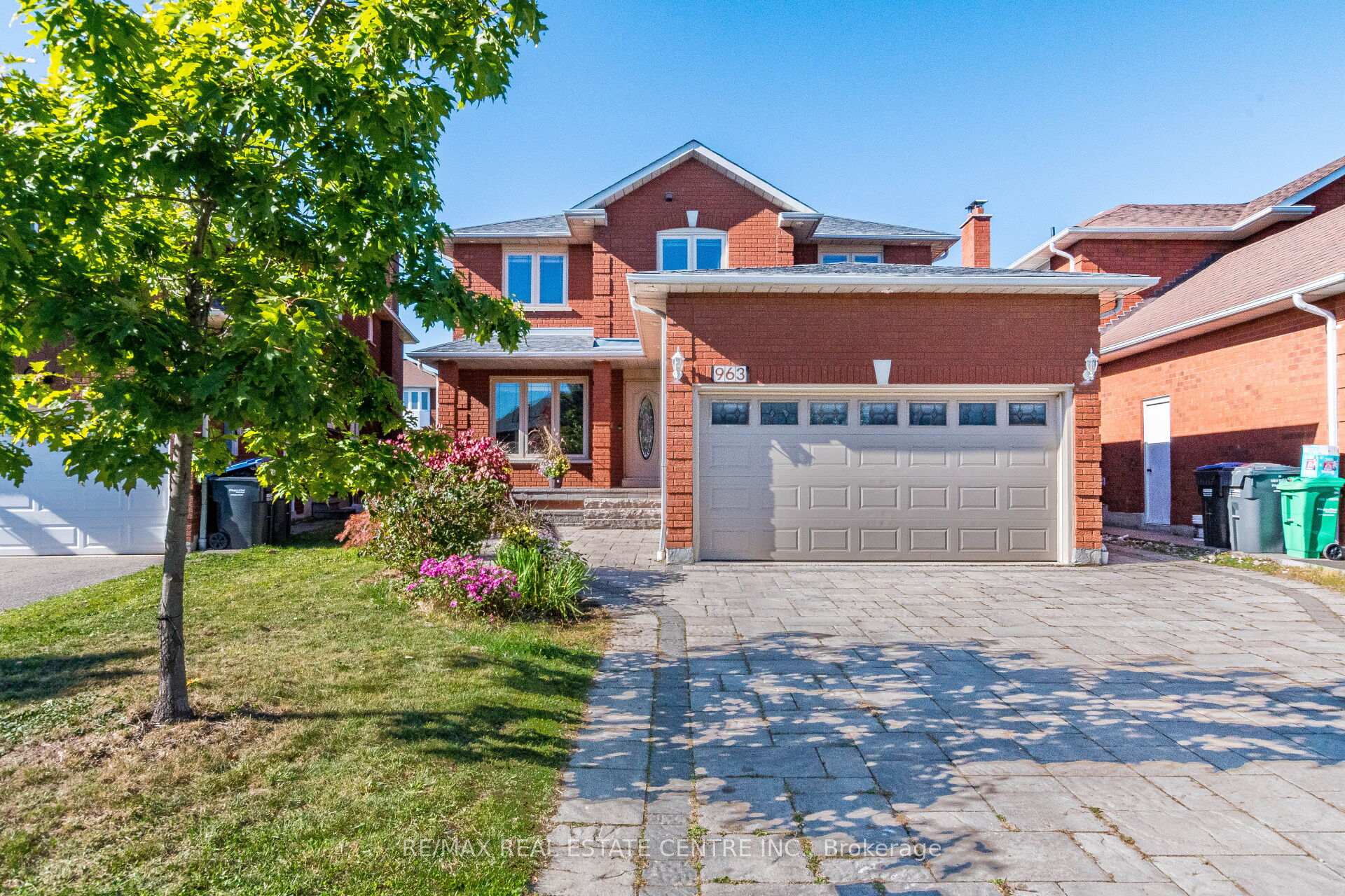 963 Summerbreeze Court, Mississauga, ON L5V 1C9