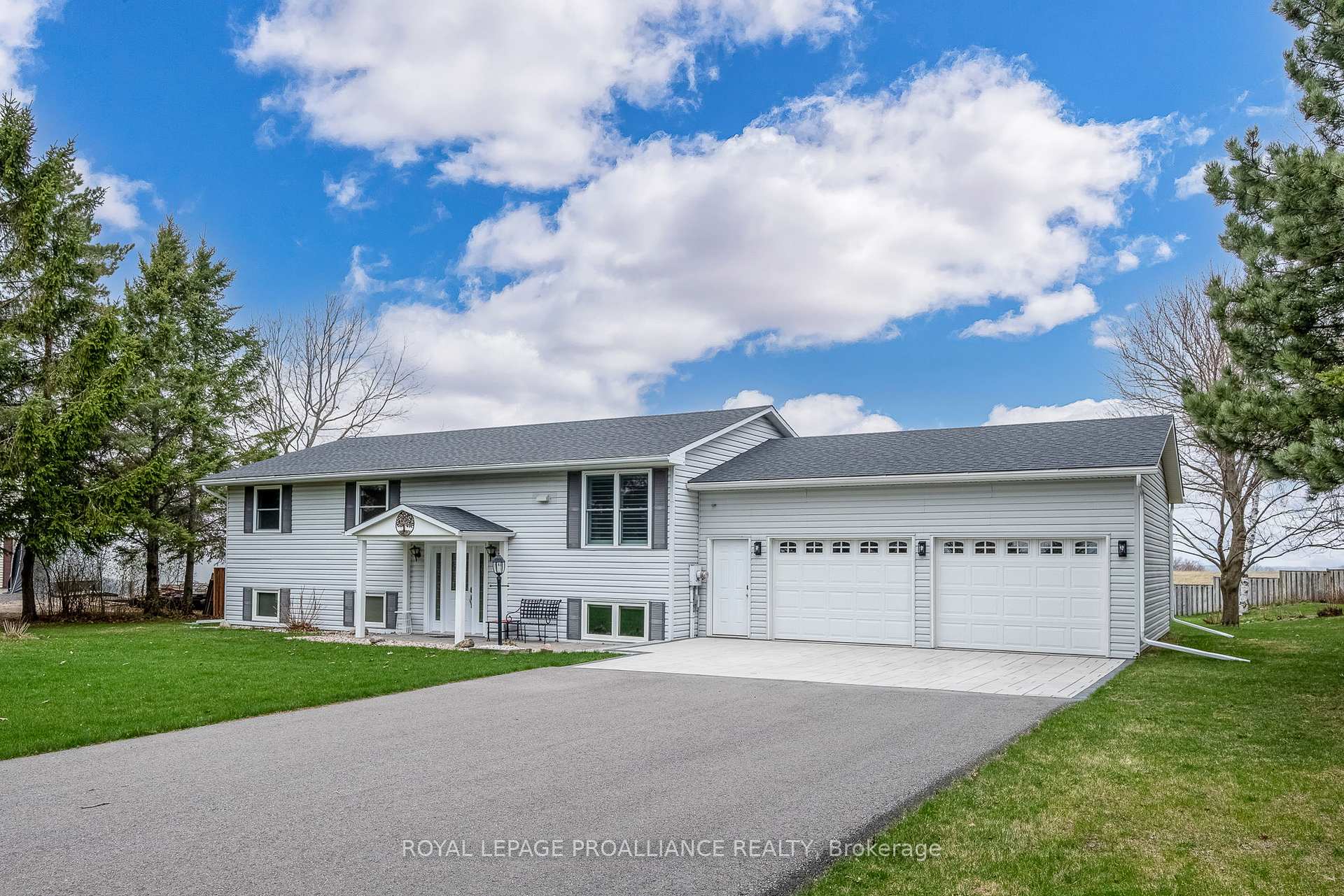 9698 Corkery Road, Hamilton Township, ON K0K 1C0