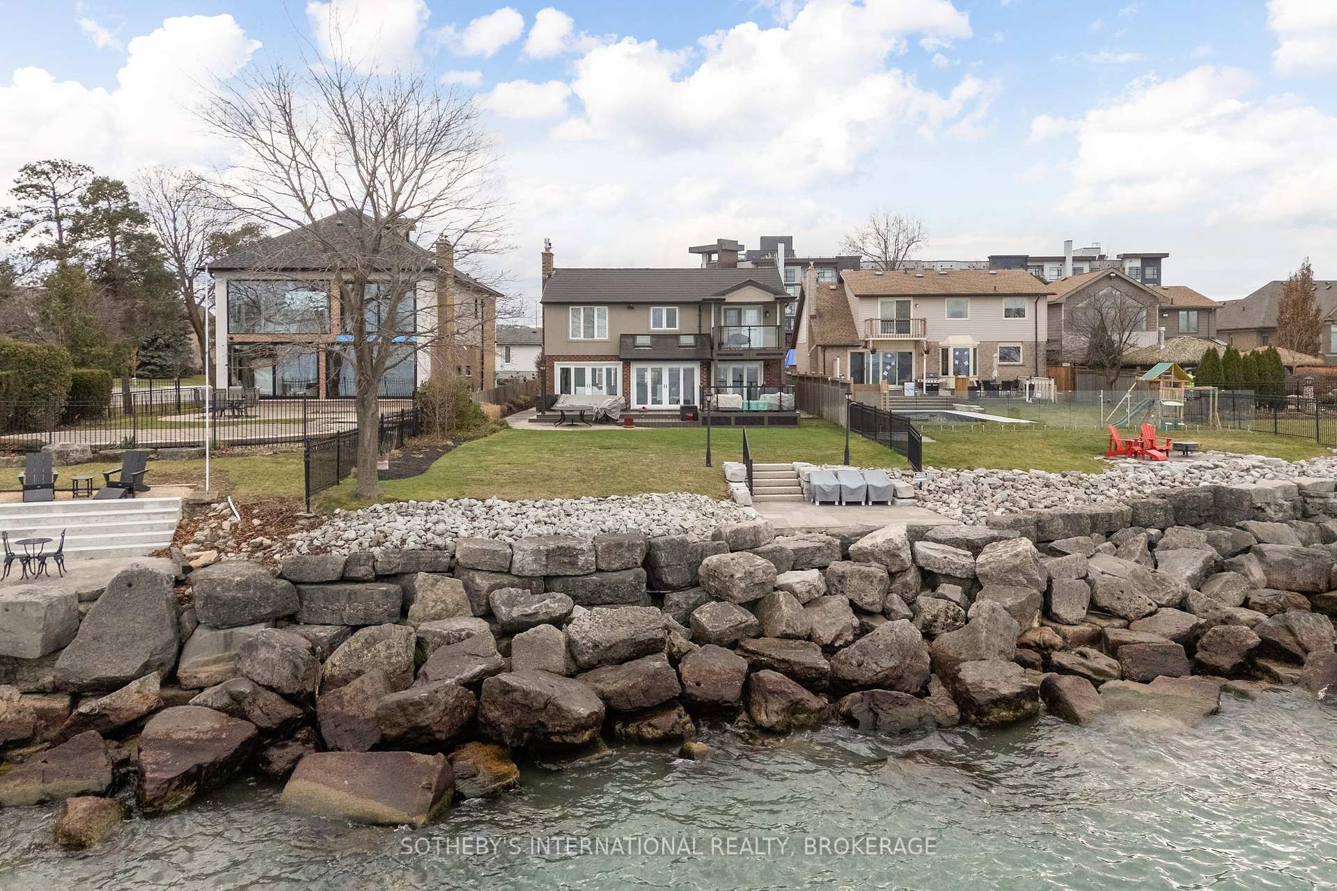 97 Lakeview Drive, Hamilton, ON L8E 5A6