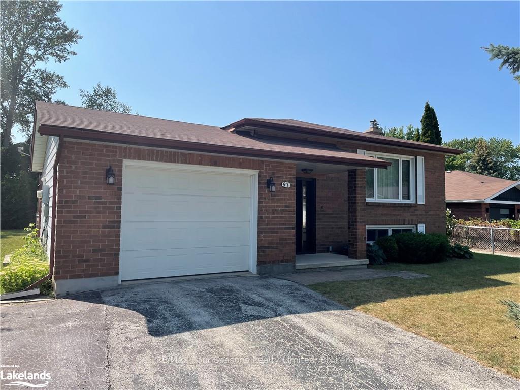 97 Lockhart Road, Collingwood, ON L9Y 4M5