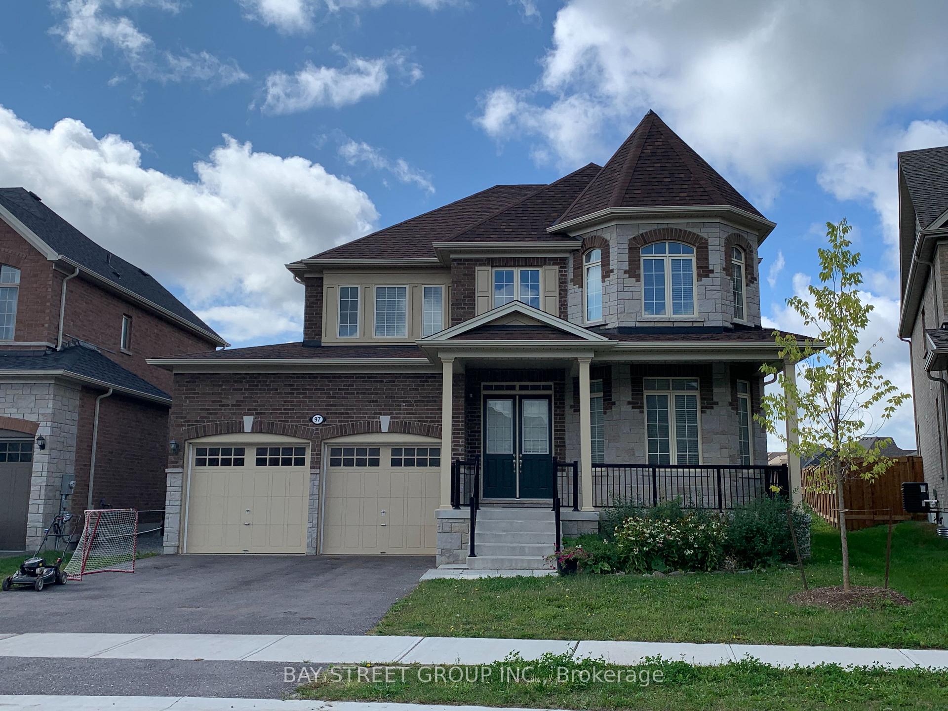 97 Redmond Crescent, Springwater, ON L9X 1Z8