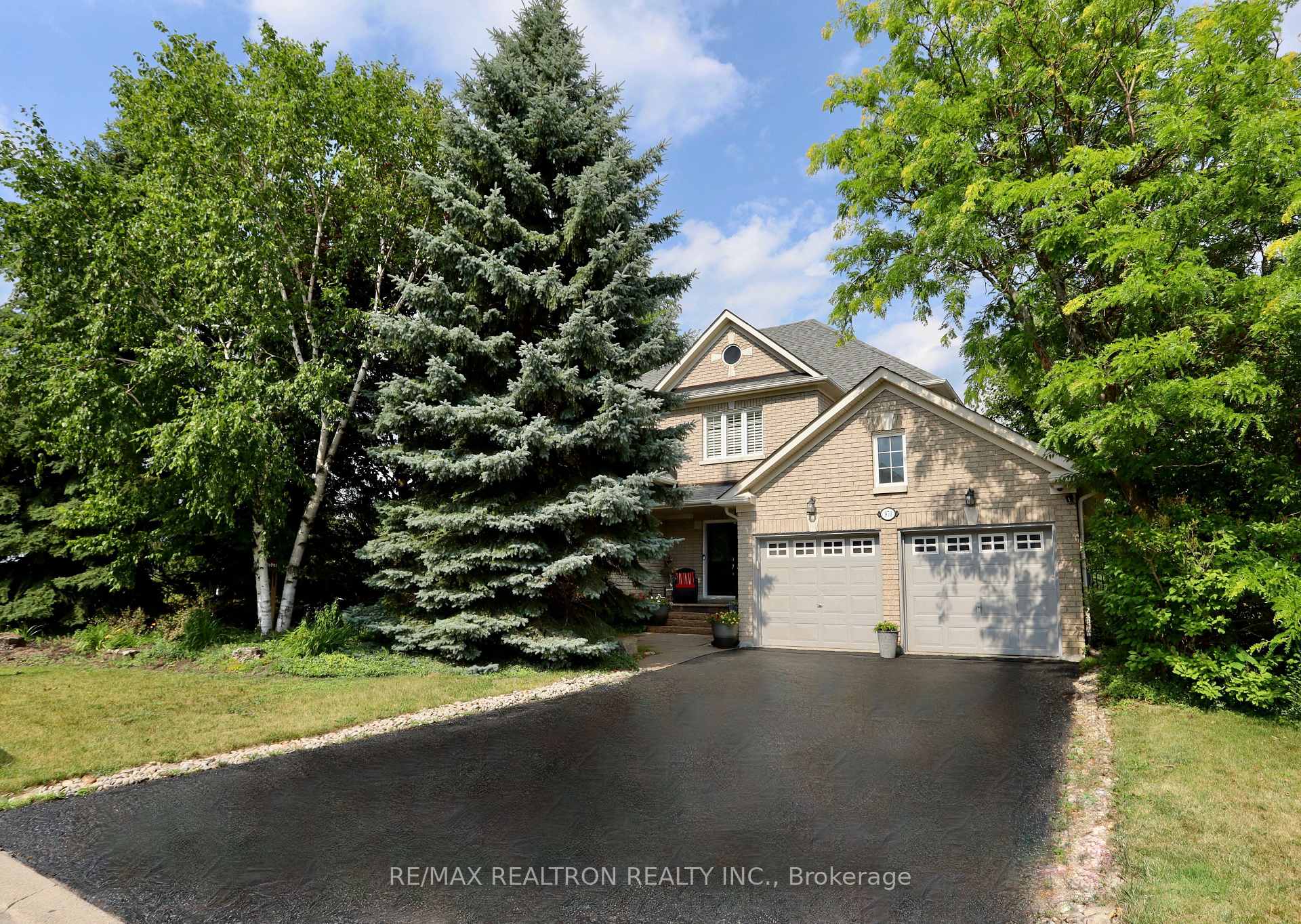 970 Best Circle, Newmarket, ON L3X 2K9