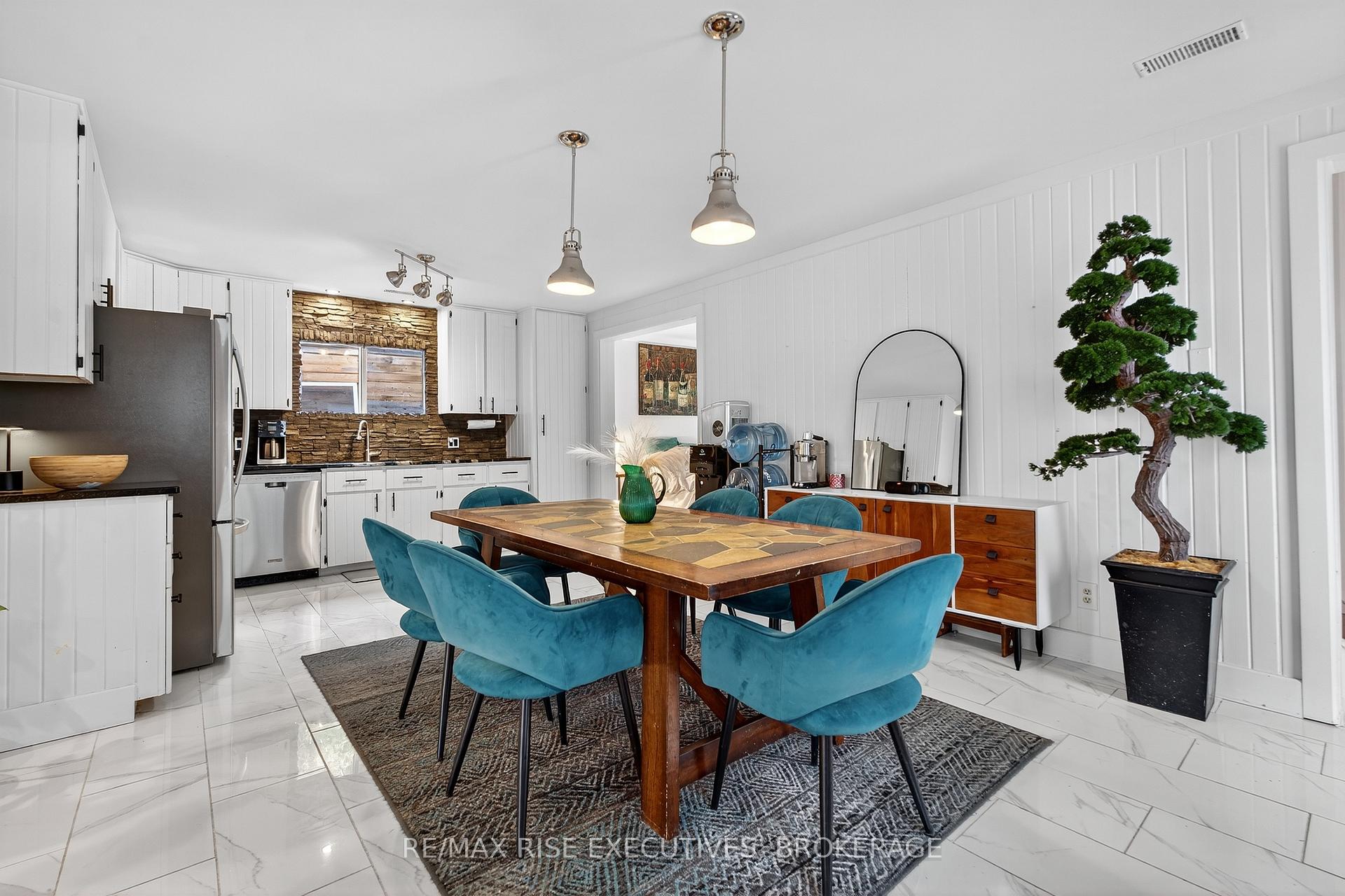 973 Foster Bay Lane, Leeds and the Thousand Islands, ON K0E 1B0