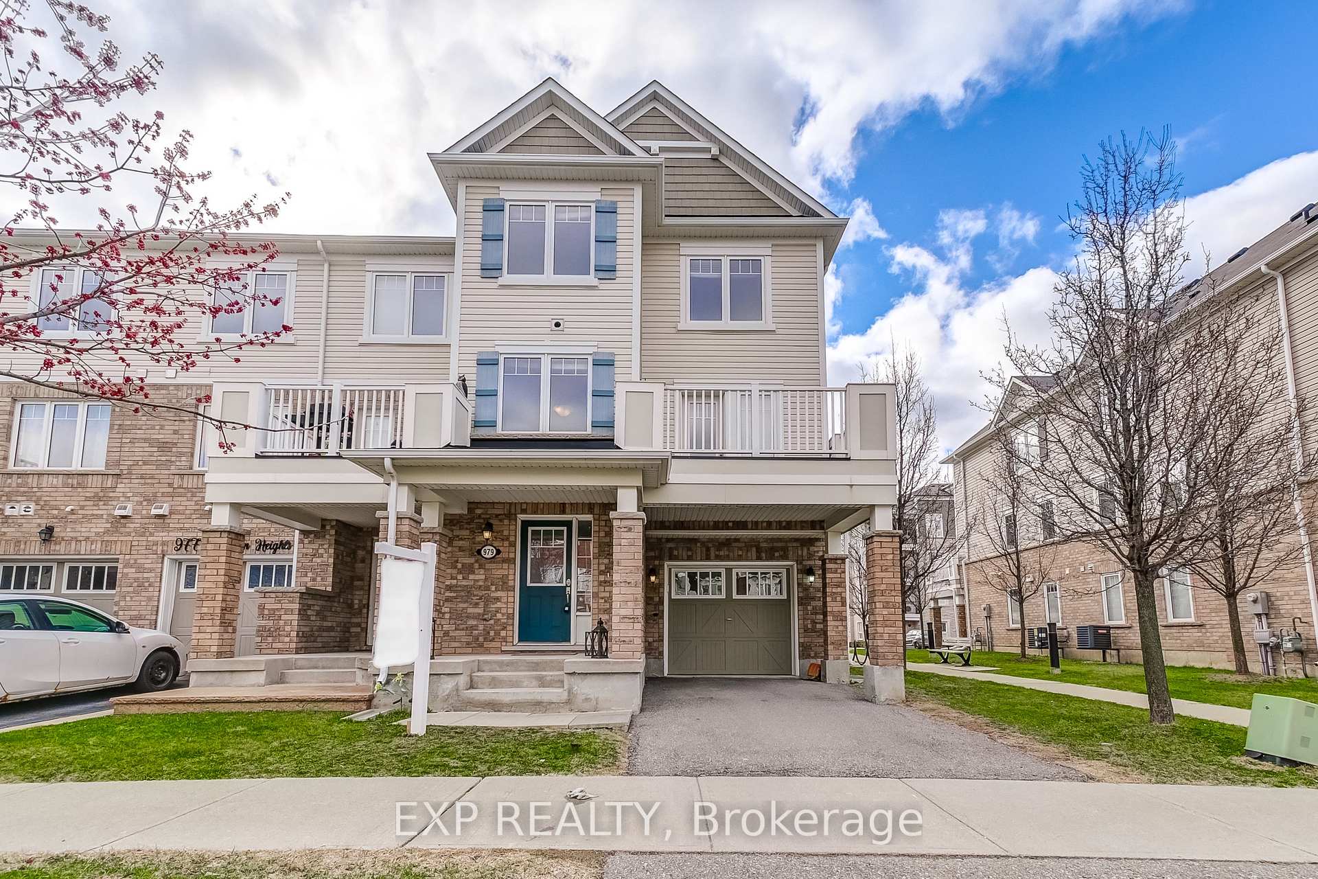 979 Nadalin Heights, Milton, ON L9T 8R3