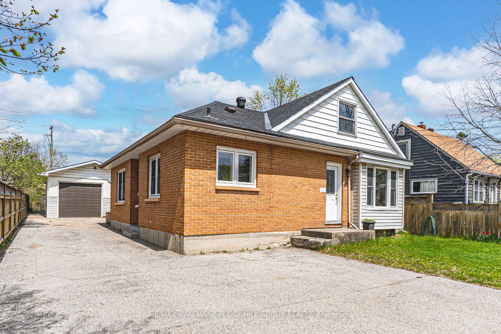 98 Donald Street, Barrie, ON L4N 1E3