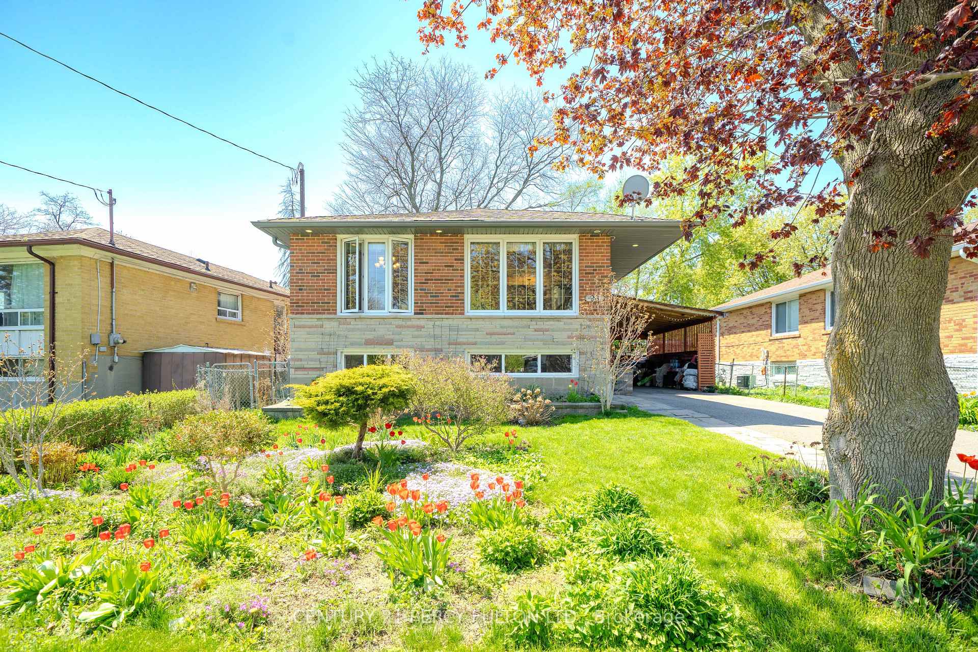 98 Mossbank Drive, Toronto, ON M1G 2C7