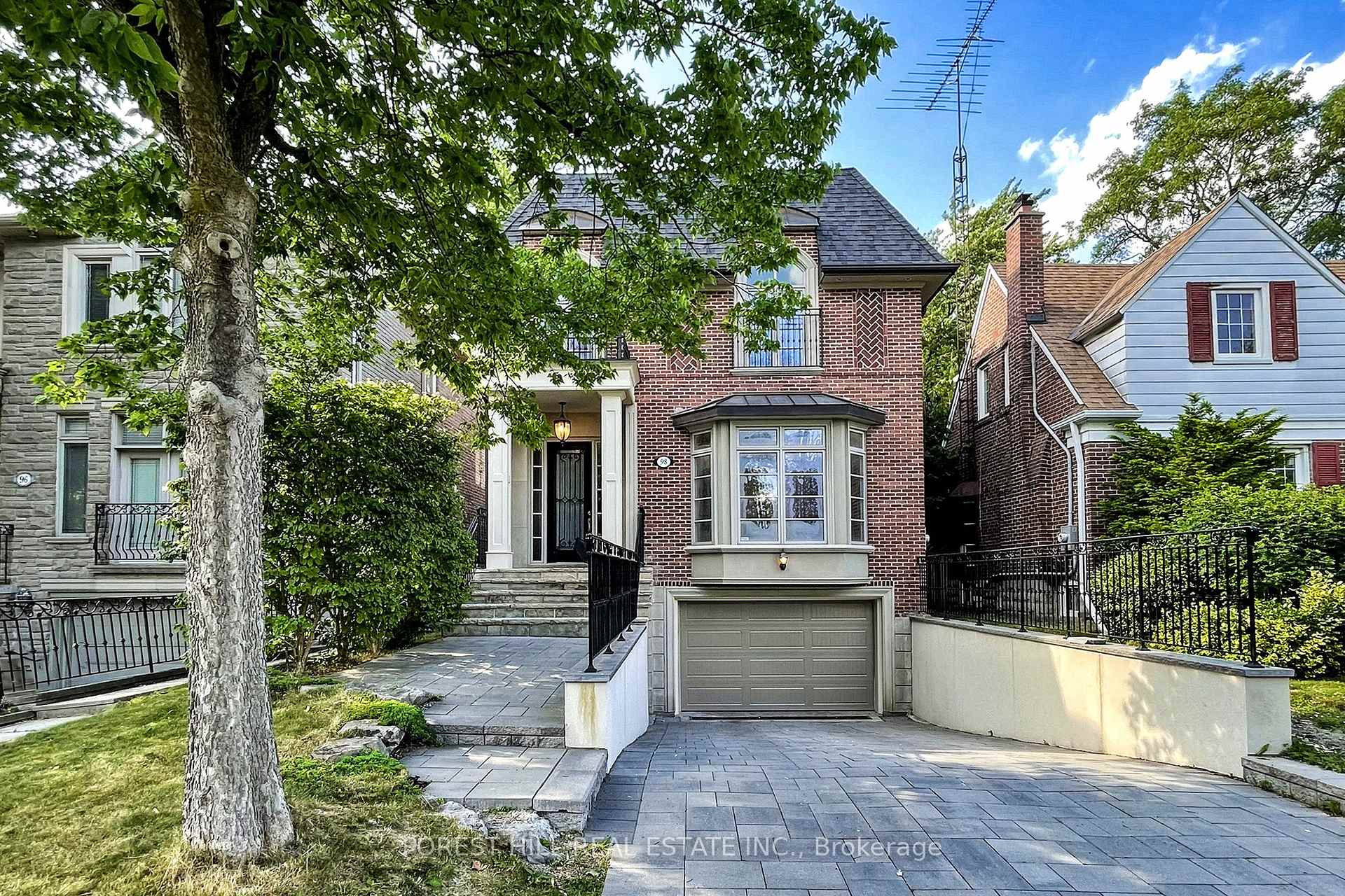 98 Parkview Avenue, Toronto, ON M2N 3Y5
