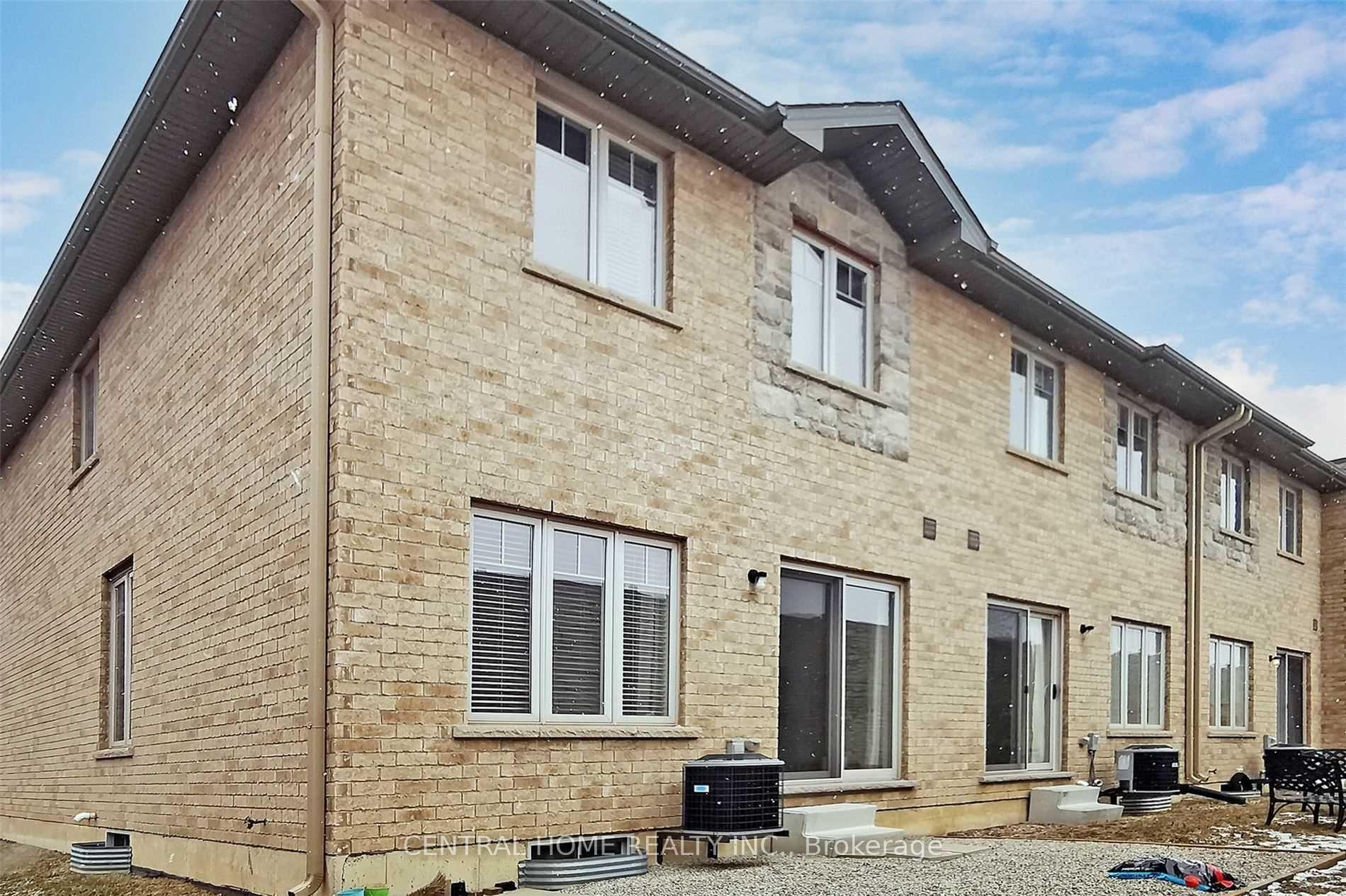 98 Shoreview Place, Hamilton, ON L8E 0J4