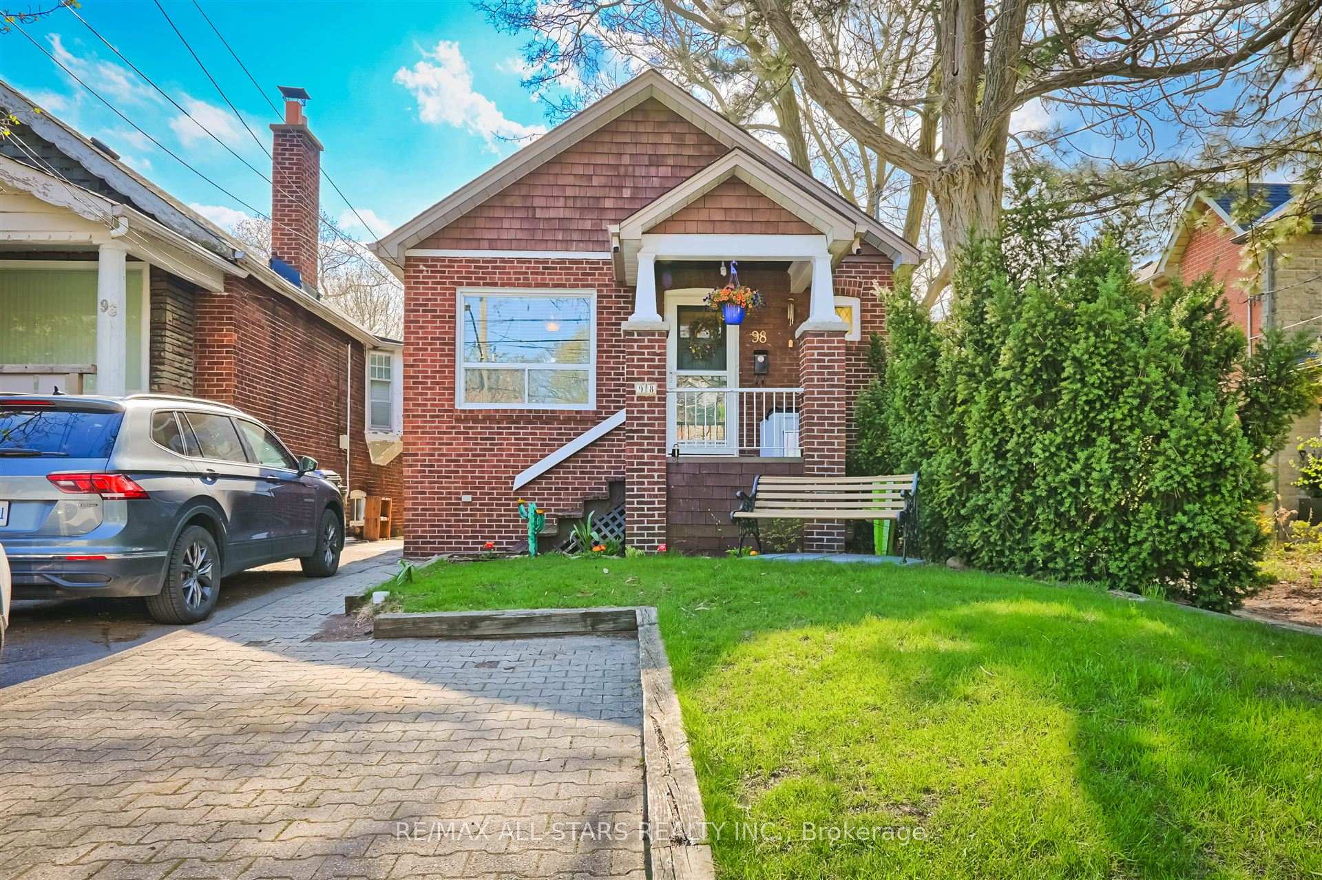 98 Victoria Park Avenue, Toronto, ON M4E 3R9