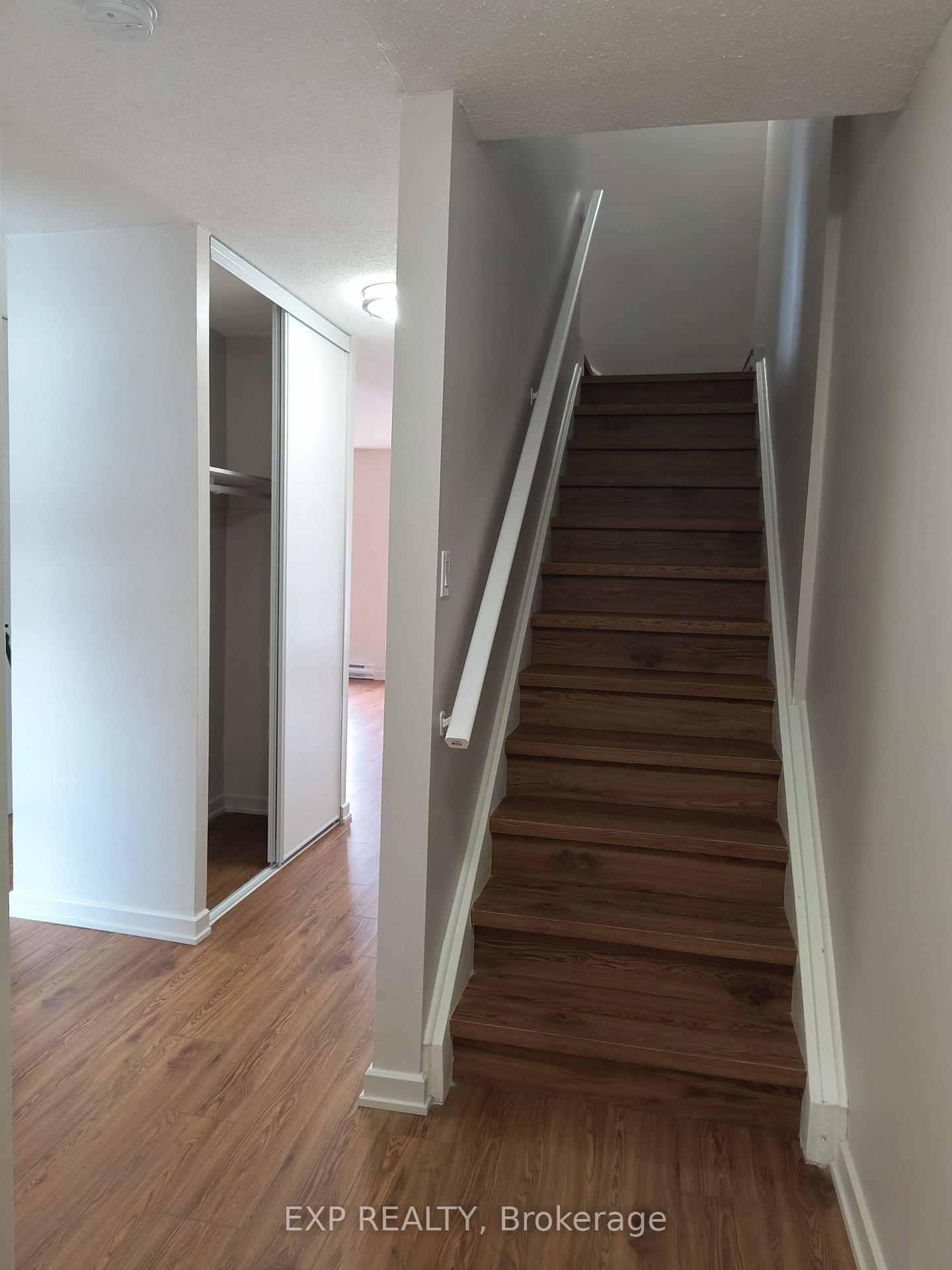 3 - 981 Gulf Place, Overbrook - Castleheights and Area, ON K1K 3X9