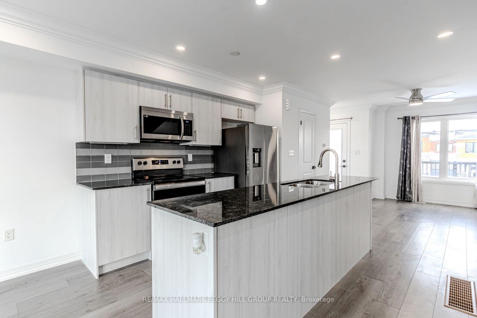 99 Fairlane Avenue, Barrie, ON L9J 0M5