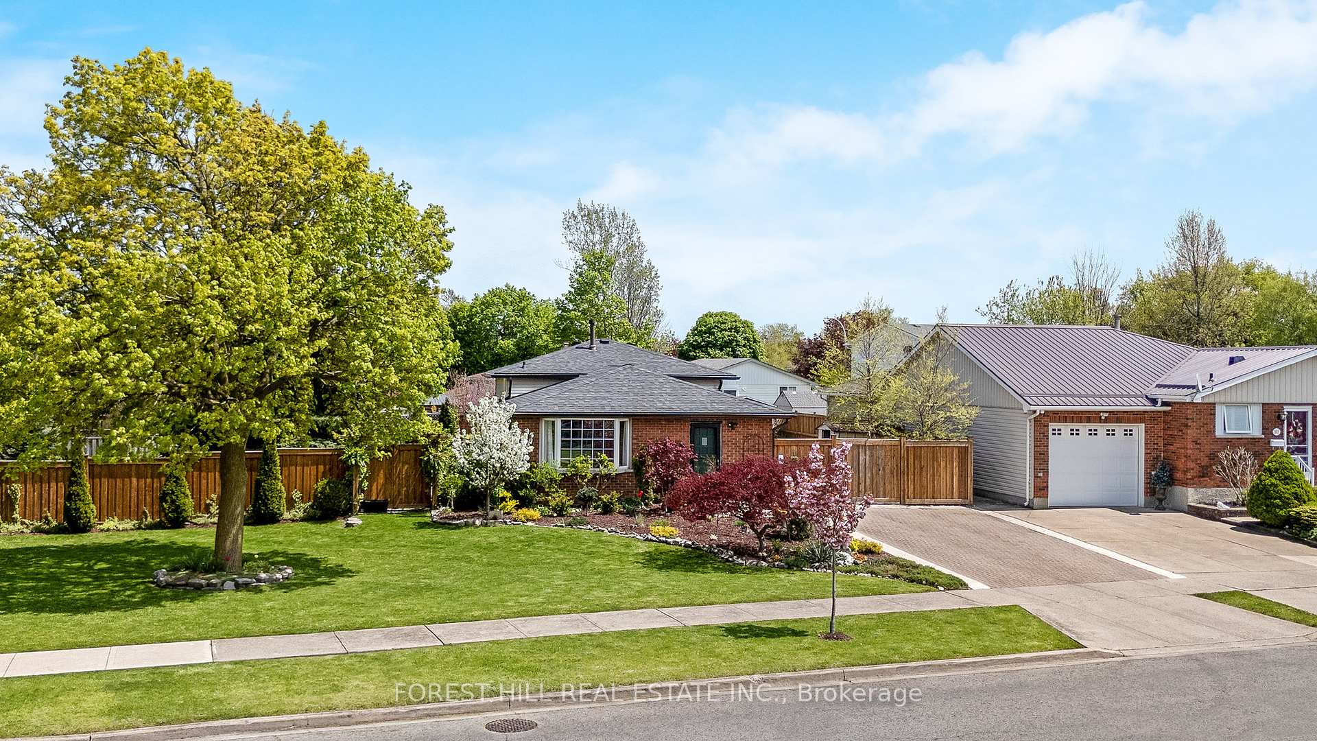 99 Gordon Drummond Avenue, Hamilton, ON L8J 1E9