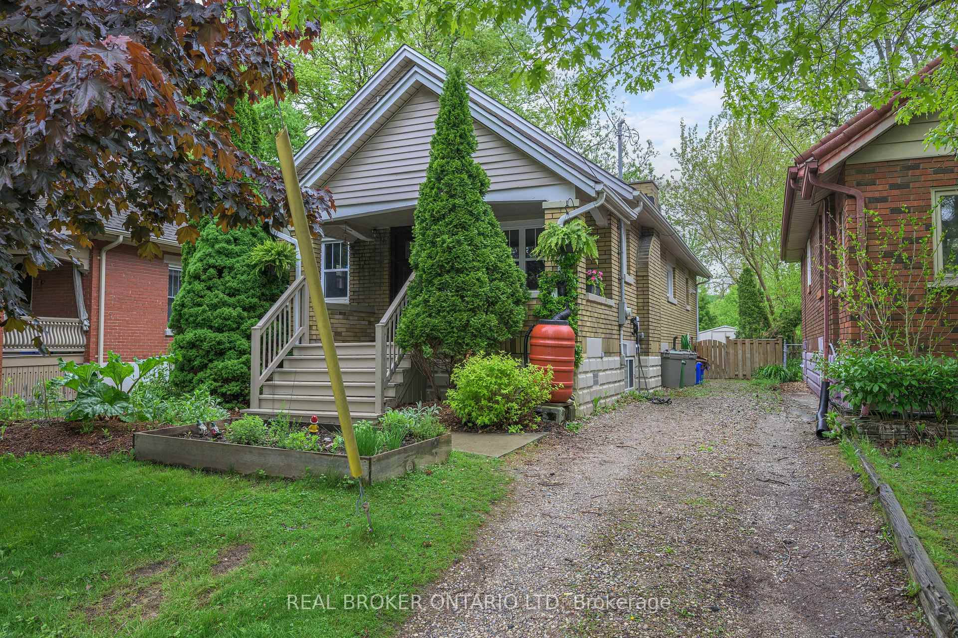 99 Springbank Drive, London South, ON N6J 1E5