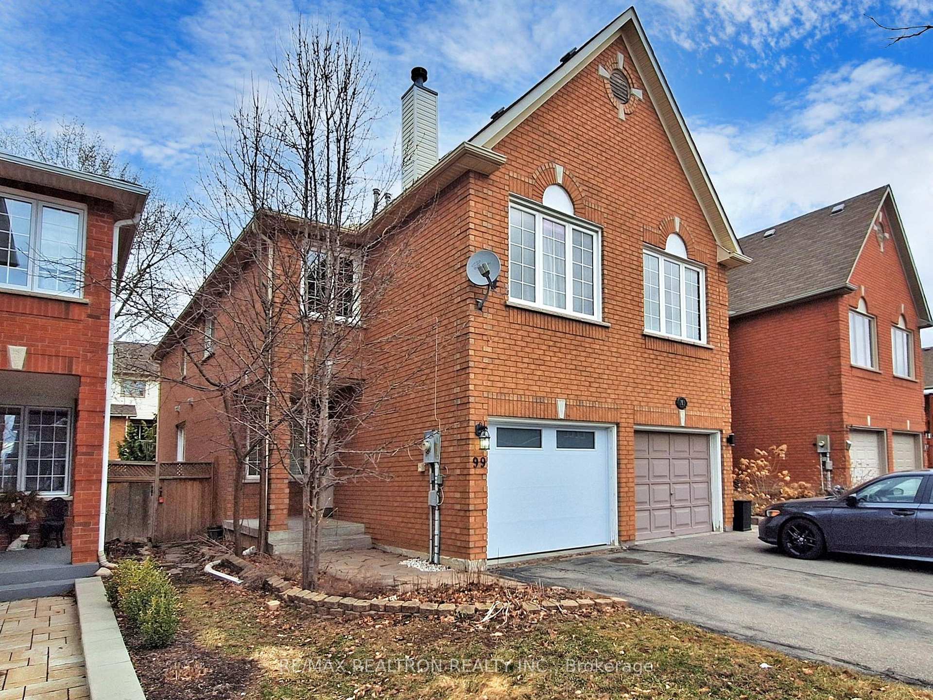 99 Widdifield Avenue, Newmarket, ON L3X 1Z3
