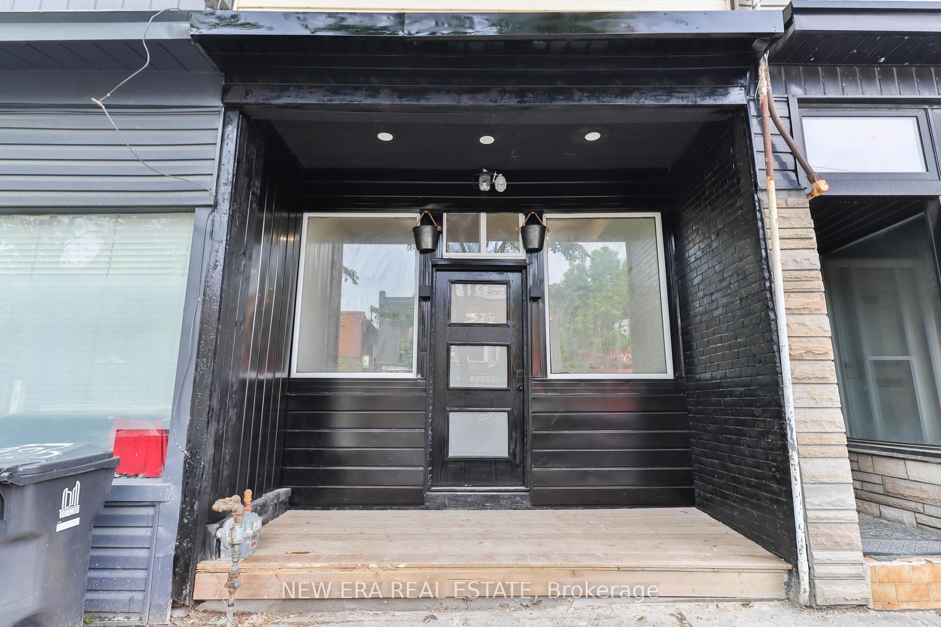 990 Dovercourt Road, Toronto, ON M6H 2X5