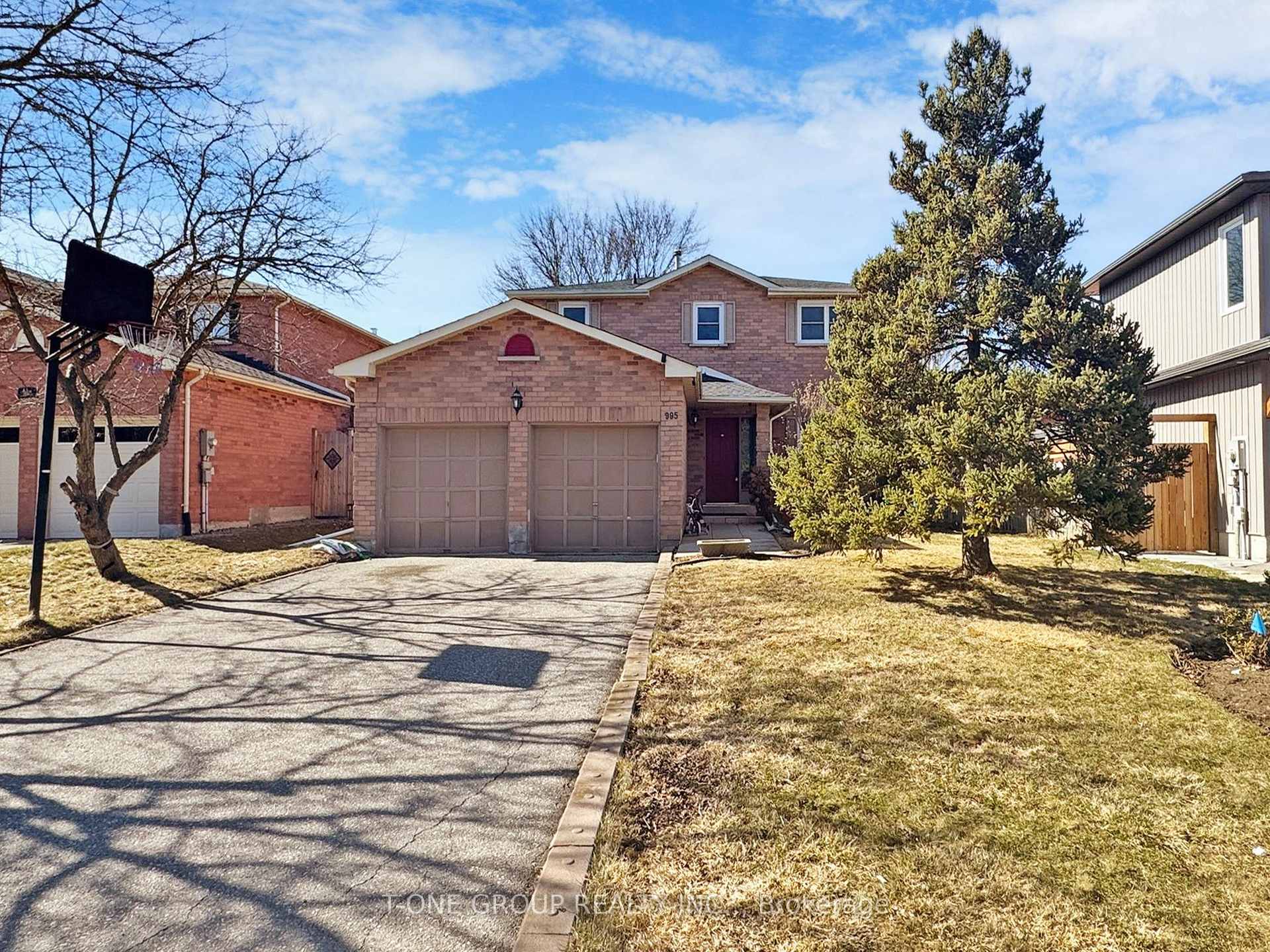 995 Krista Court, Newmarket, ON L3Y 7E9
